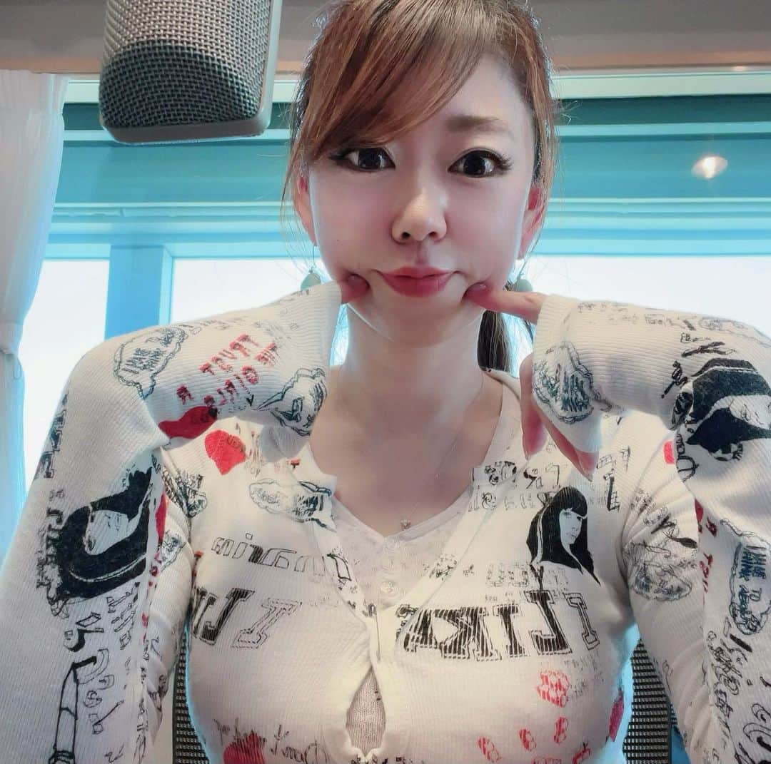 柴田幸子さんのインスタグラム写真 柴田幸子instagram 「🎙️🫧 今朝も生放送にお付き合いくださった皆さま ありがとうございました