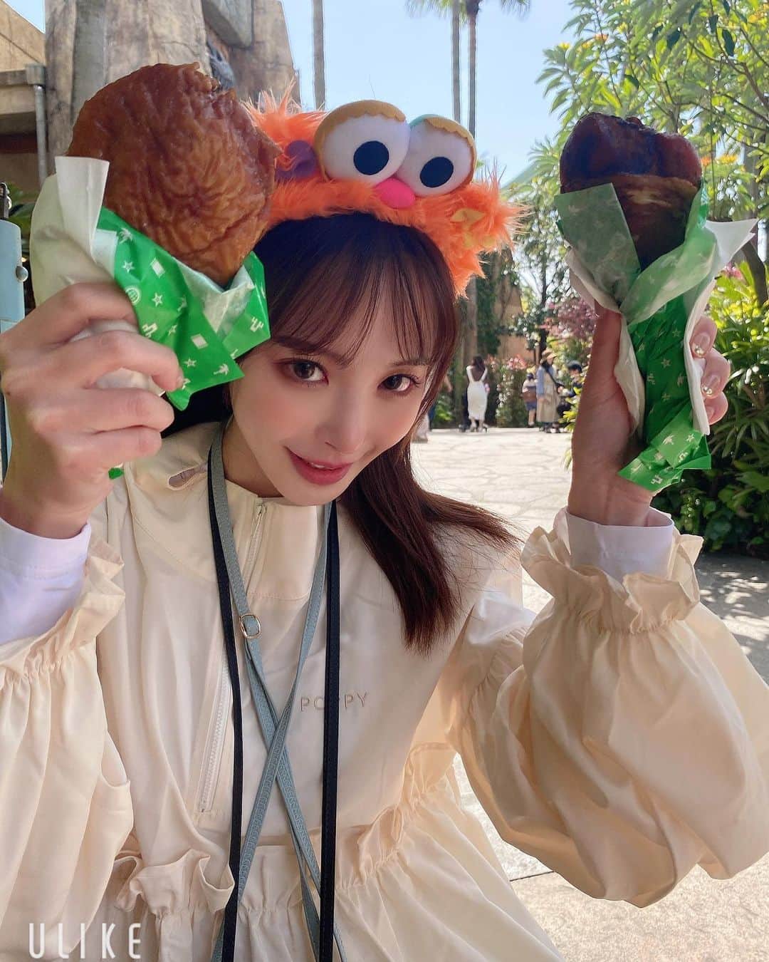 桃乃木かなさんのインスタグラム写真 - (桃乃木かなInstagram)「USJ🌏 ポークリブなくなっちゃったの 結構ショックだけど新しく販売されてる スモークチキンがぷるぷるで美味しすぎた ...