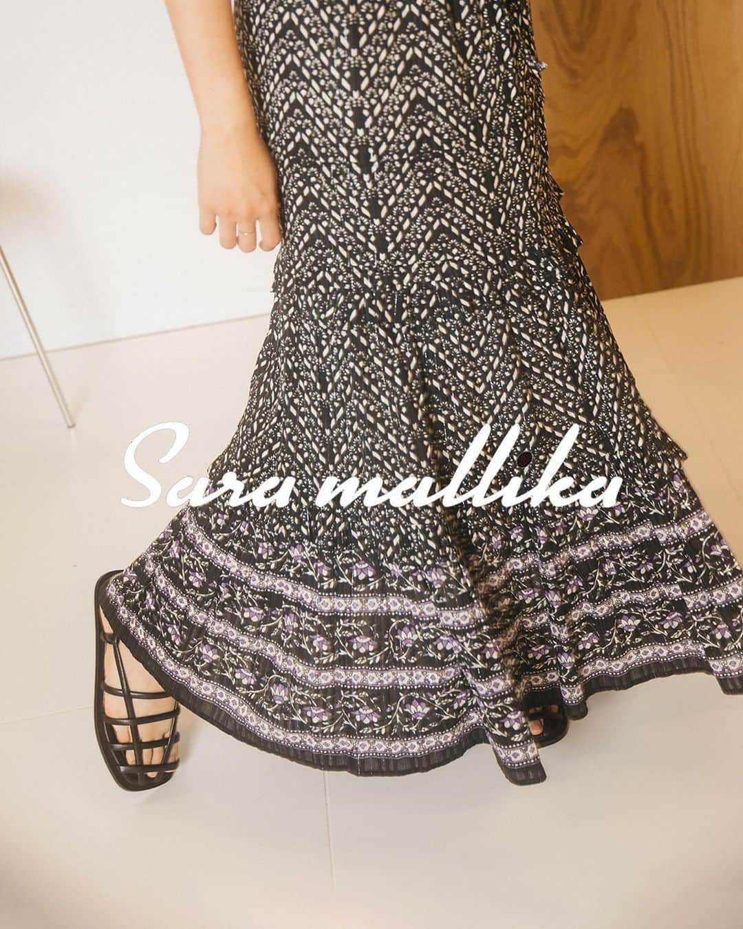 JOURNAL STANDARDさんのインスタグラム写真 - (JOURNAL STANDARDInstagram)「装いに華が出る「サラ ...