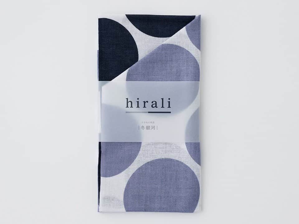 hiraliさんのインスタグラム写真 - (hiraliInstagram)「hiraliの新柄6柄が仲間入りしました。 今回はその中の一つ、 「冬銀河」をご紹介します ...