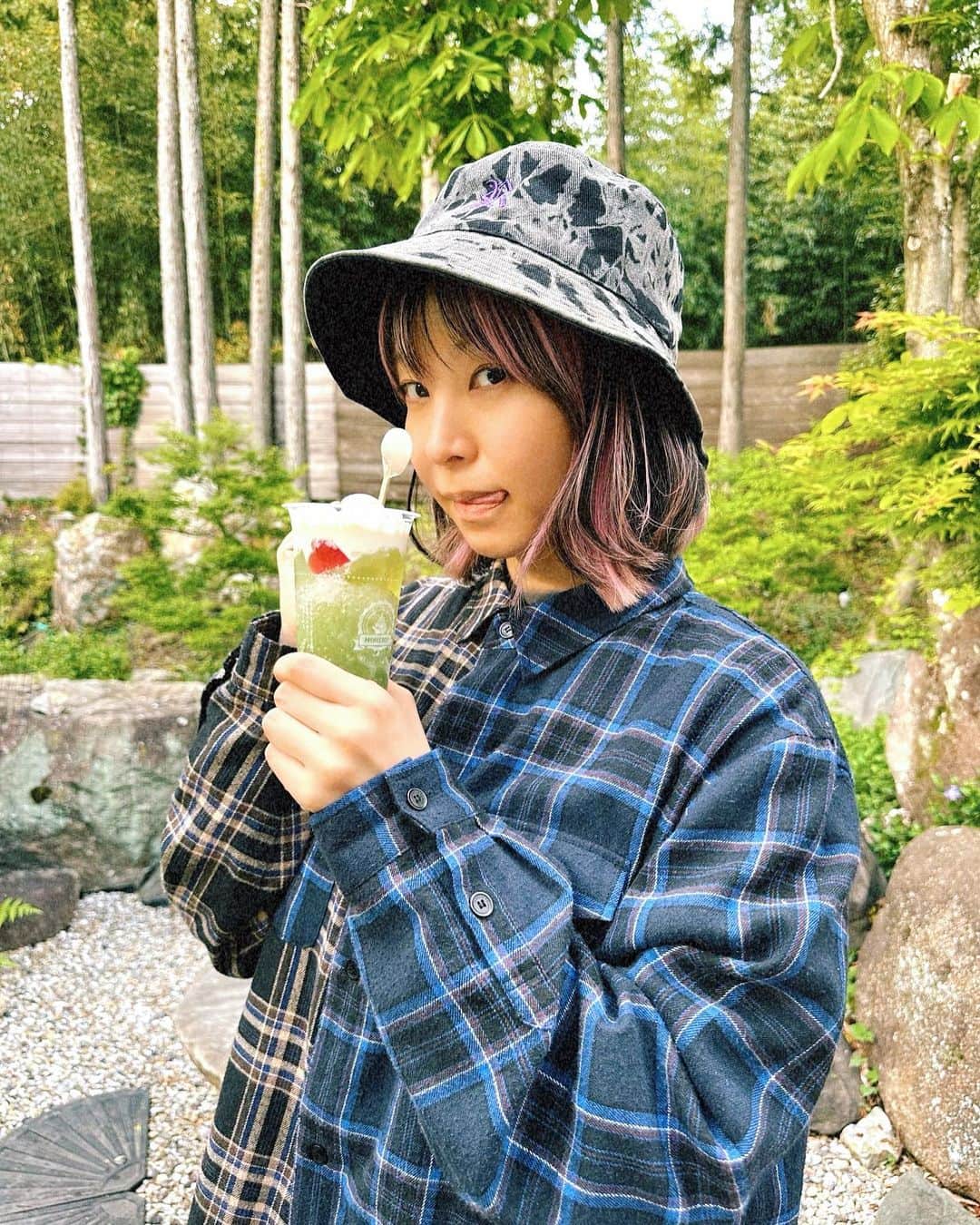 LiSAさんのインスタグラム写真 - (LiSAInstagram)「おはよー！ いい天気☀︎ ハロハロおいしい🥤 https://open.spotify.com/track ...