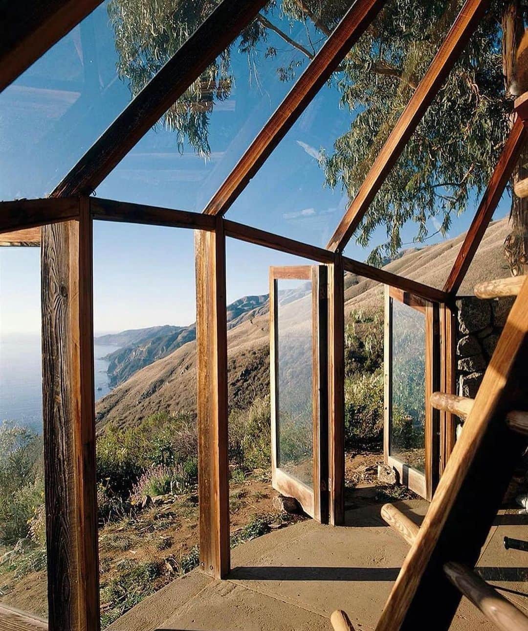 オリバーピープルズさんのインスタグラム写真 - (オリバーピープルズInstagram)「Partington Point House ...