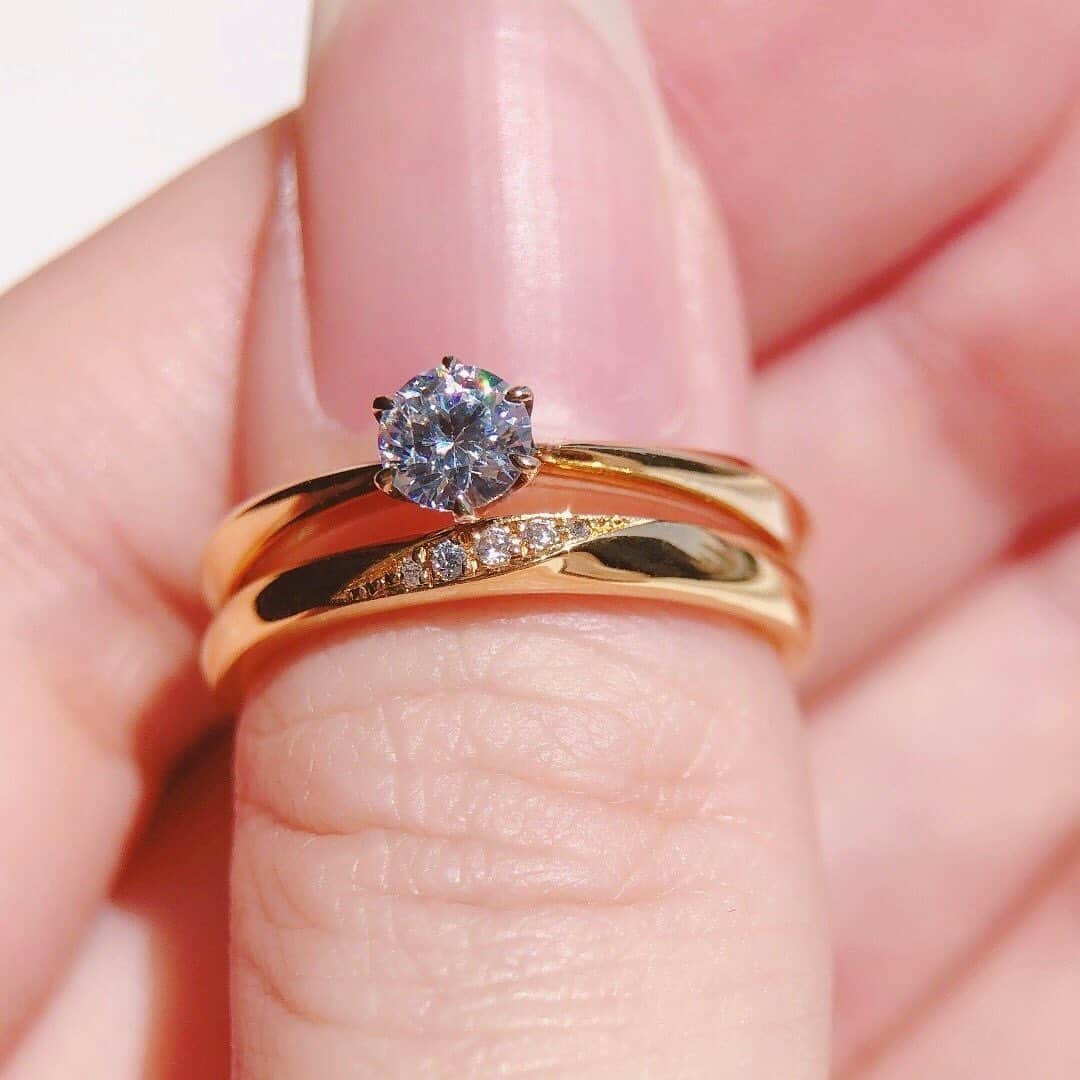 TRECENTI トレセンテさんのインスタグラム写真 - (TRECENTI トレセンテInstagram)「シンプルなソリテールリング「チポーラ」と「チェリーブロッサム」の重ね付け。 実は ...