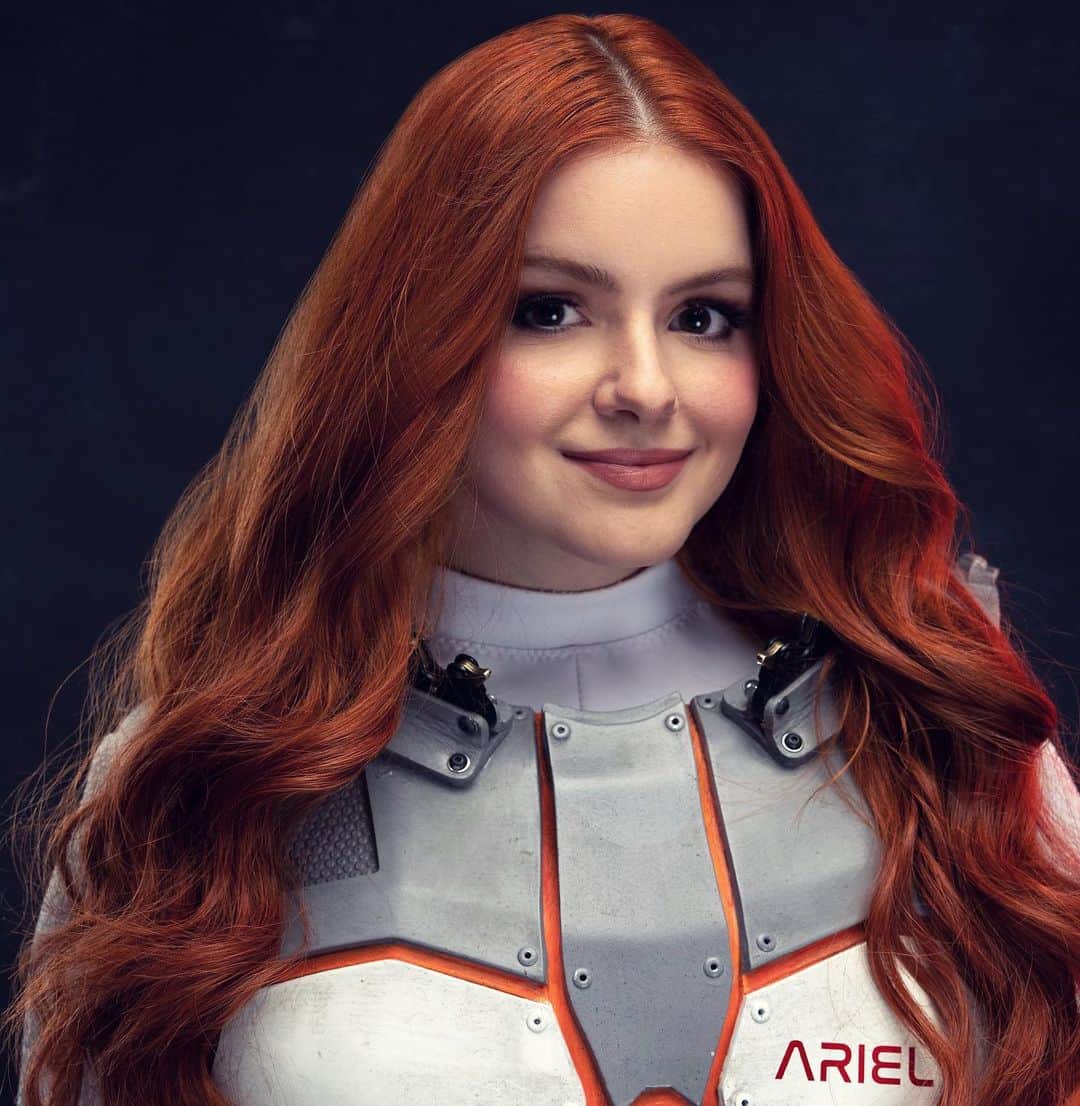 アリエル・ウィンターさんのインスタグラム写真 - (アリエル・ウィンターInstagram)「👩🏻‍🚀🚀 Get ready to take ...