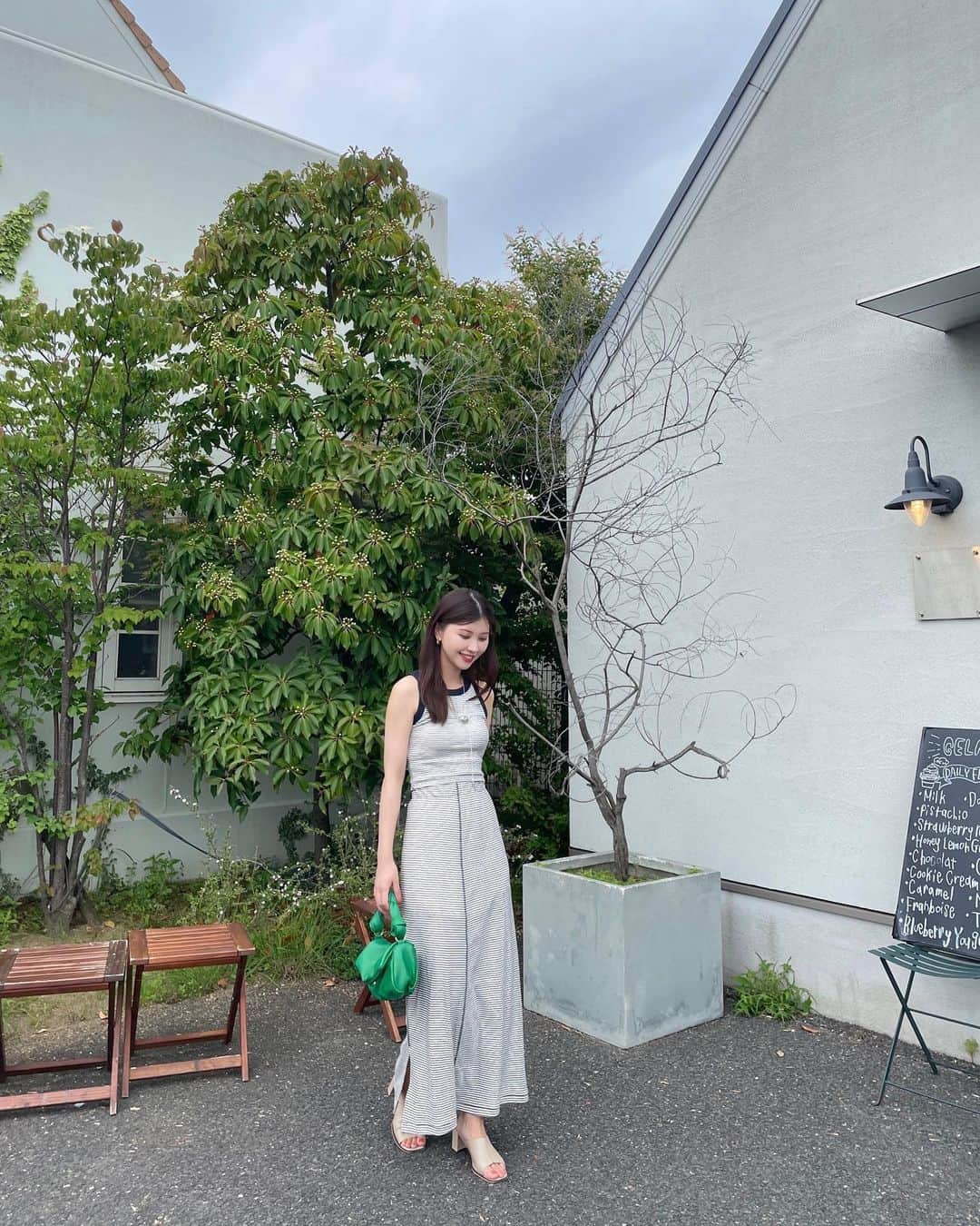 足立沙織さんのインスタグラム写真 - (足立沙織Instagram)「. AMERI×MILLERのセットアップ🐋🩵 コットン100%で着心地もよくて トップスとスカートが分かれてるから 別々 ...