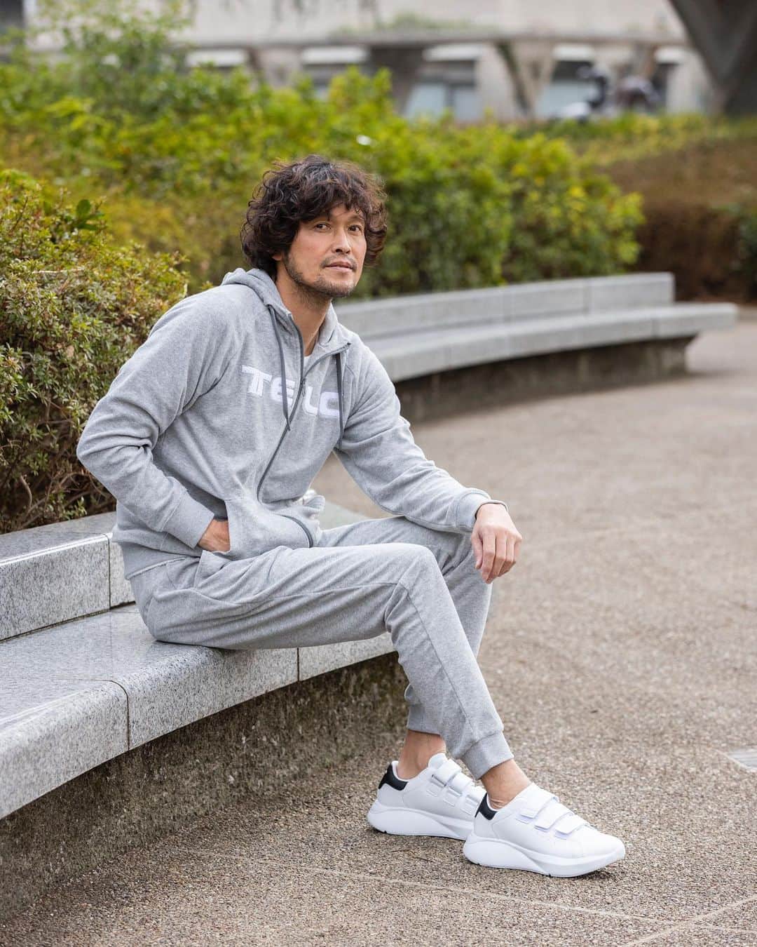 三浦理志さんのインスタグラム写真 - (三浦理志Instagram)「TELICの軽さとクッション性とフィット感！ 今迄にない心地よさ〜。 海 ...