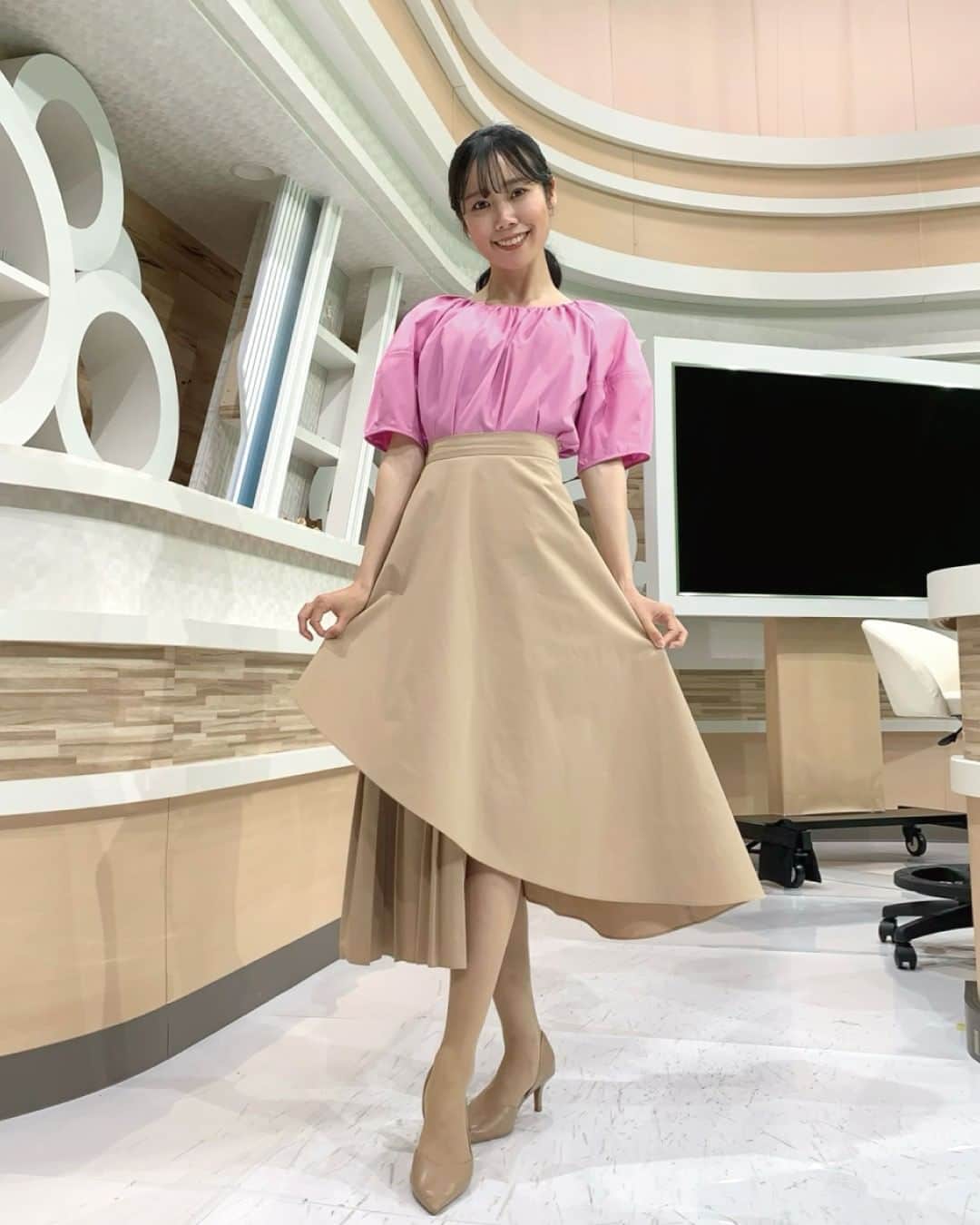 Ksbアナウンサーさんのインスタグラム写真 Ksbアナウンサーinstagram 「👗 「news Park Ksb」の衣装です。 今週