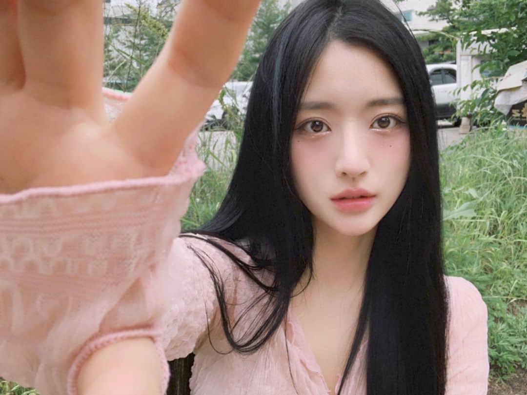 リュリさんのインスタグラム写真 - (リュリInstagram)「연휴 끝🍃 나는 매일이 휴일이지 私は毎日が休みだよ~」5月30日 19時01分 - ryu_lily