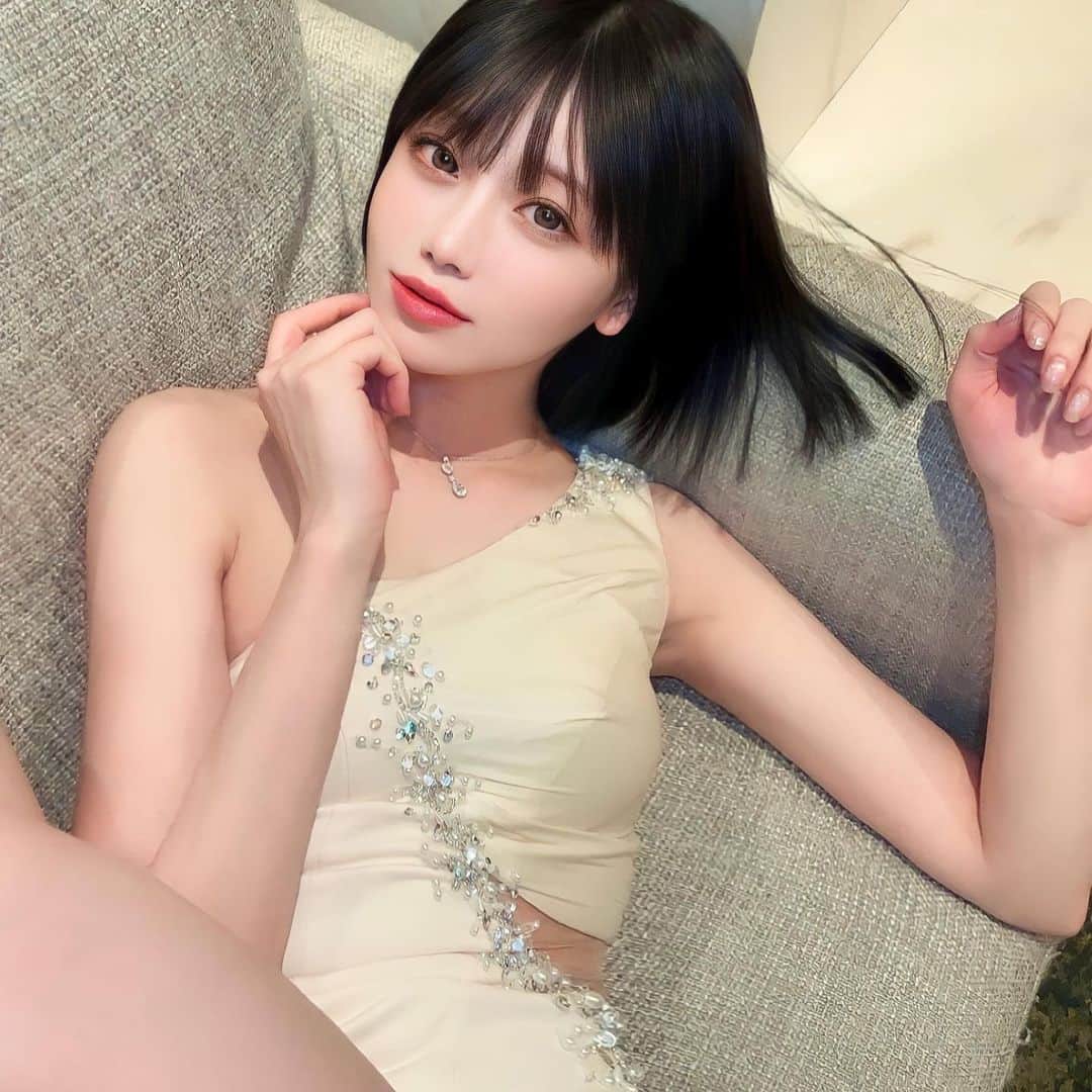 みなみゆずさんのインスタグラム写真 - (みなみゆずInstagram)「. . 日々、お客様のことを想い 拝んでおります🙏oO♡ . これからもたくさん成長し続けるよ💫 秘めたる野望は ...