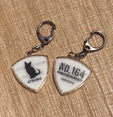 ヒロシさんのインスタグラム写真 - (ヒロシInstagram)「販売開始しました！ 『ヒロシのピックキーホルダー2個セット』 販売開始します ...
