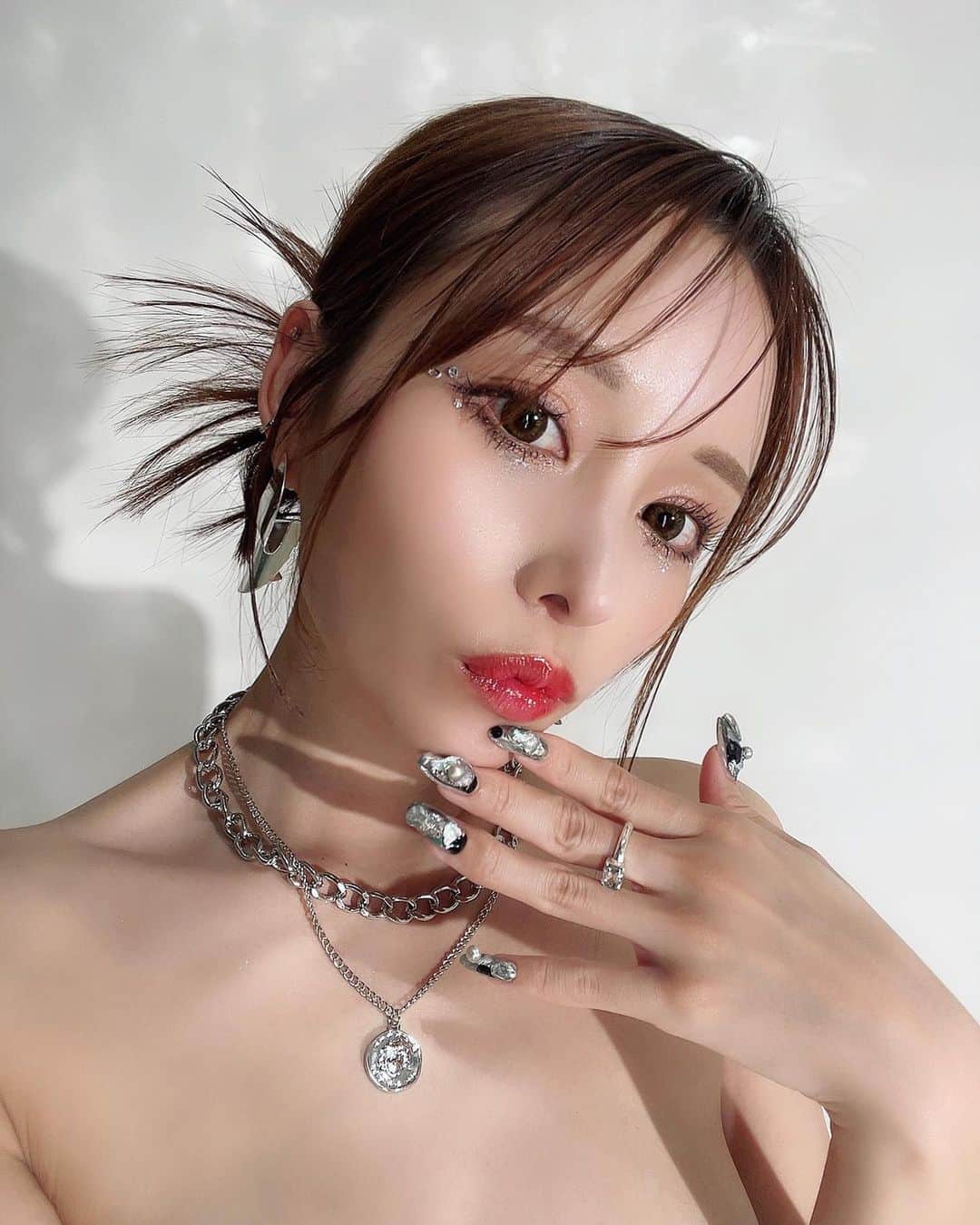 伊藤舞雪さんのインスタグラム写真 伊藤舞雪instagram 「🔞🫢 お衣装はパンツ一枚。」5月31日 19時47分 Myk Gram