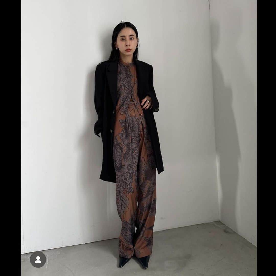 丸山敬太さんのインスタグラム写真 - (丸山敬太Instagram)「AMERIとのスペシャルな夏のコラボが発売になります。 ずっと気になってたナオちゃんを軍地さんに紹介して貰って、はじまった ...