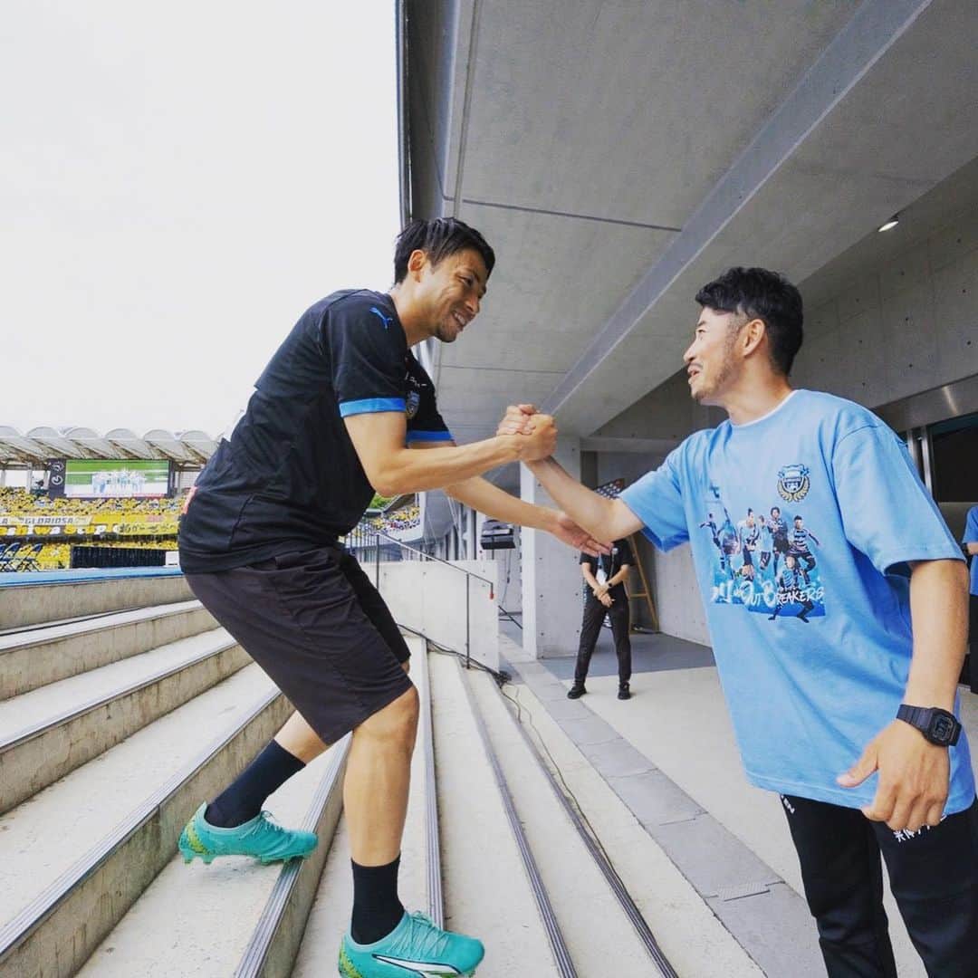 田中裕介さんのインスタグラム写真 - (田中裕介Instagram)「【川崎Out Breakers】 5/28（日） 等々力陸上競技場にて開催された 川崎フロンターレvs柏レイソル戦にてOB ...