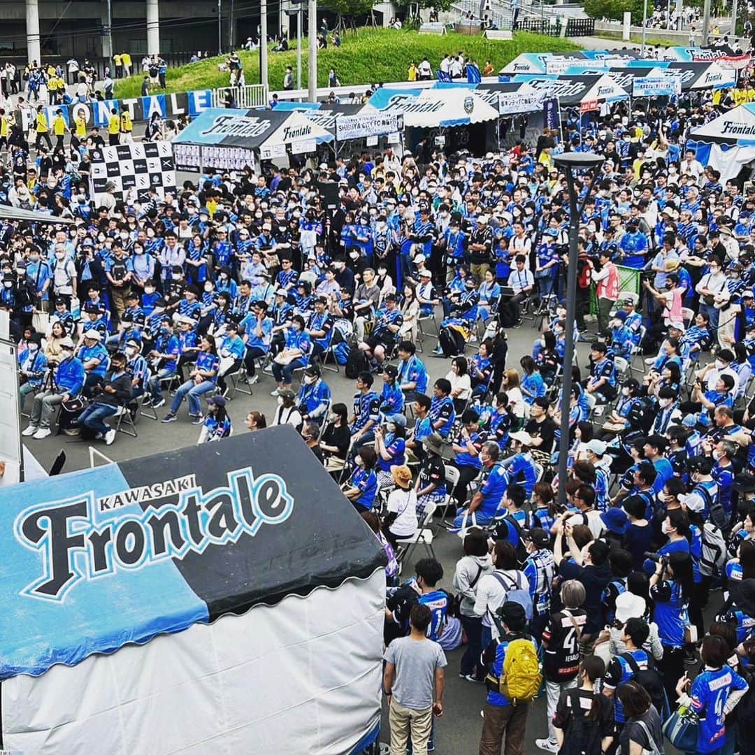田中裕介さんのインスタグラム写真 - (田中裕介Instagram)「【川崎Out Breakers】 5/28（日） 等々力陸上競技場にて開催された 川崎フロンターレvs柏レイソル戦にてOB ...