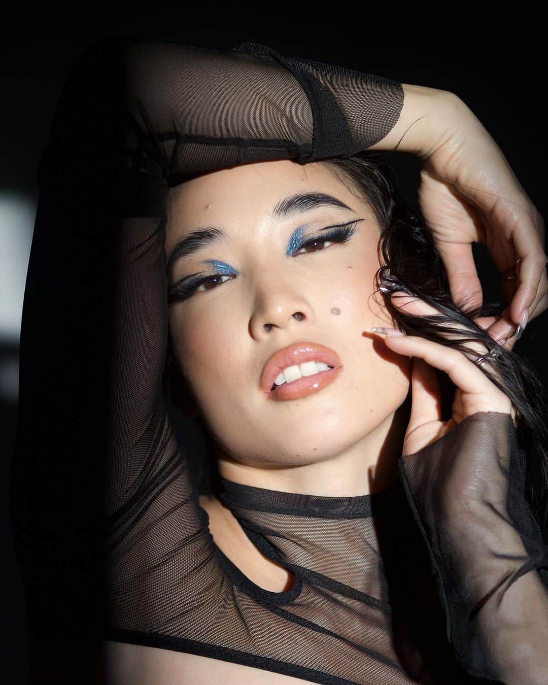 Ai Shimatsuさんのインスタグラム写真 - (Ai ShimatsuInstagram)「Shadow play. ♟️ Photo by @eyeofmoncef Makeup by ...