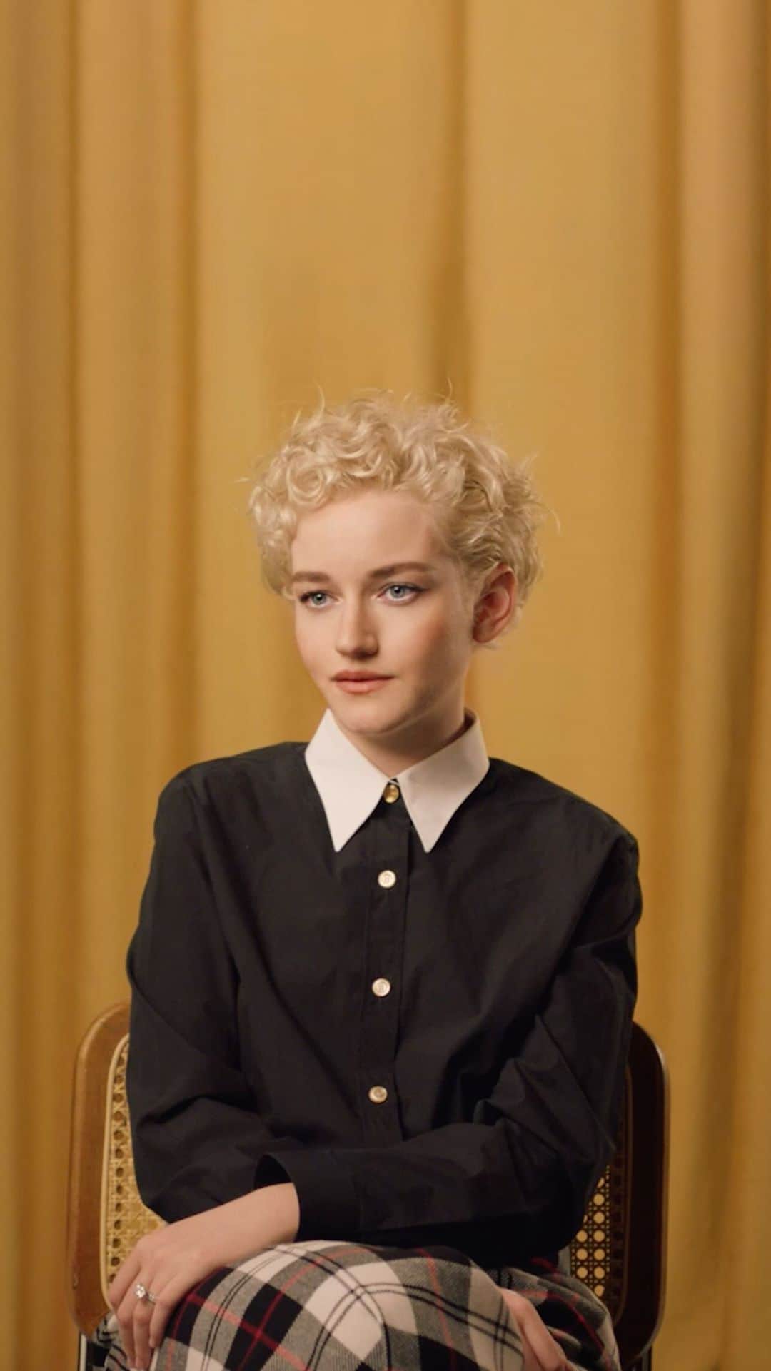 グッチさんのインスタグラム動画 - (グッチInstagram)「Together with Julia Garner, Halle ...