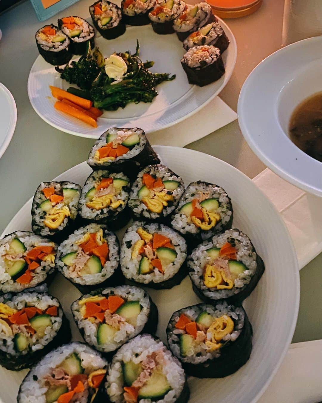 中西悠綺さんのインスタグラム写真 - (中西悠綺Instagram)「ハワイのスーパーに買い物に行って巻き寿司を作ったよ😋 I went to ...