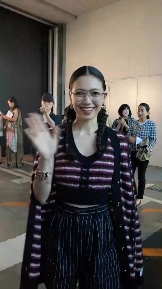 ginza magazineさんのインスタグラム動画 - (ginza magazineInstagram)「CHANEL 2022/23メティエダールコレクションのショーが東京で開催。会場に ...