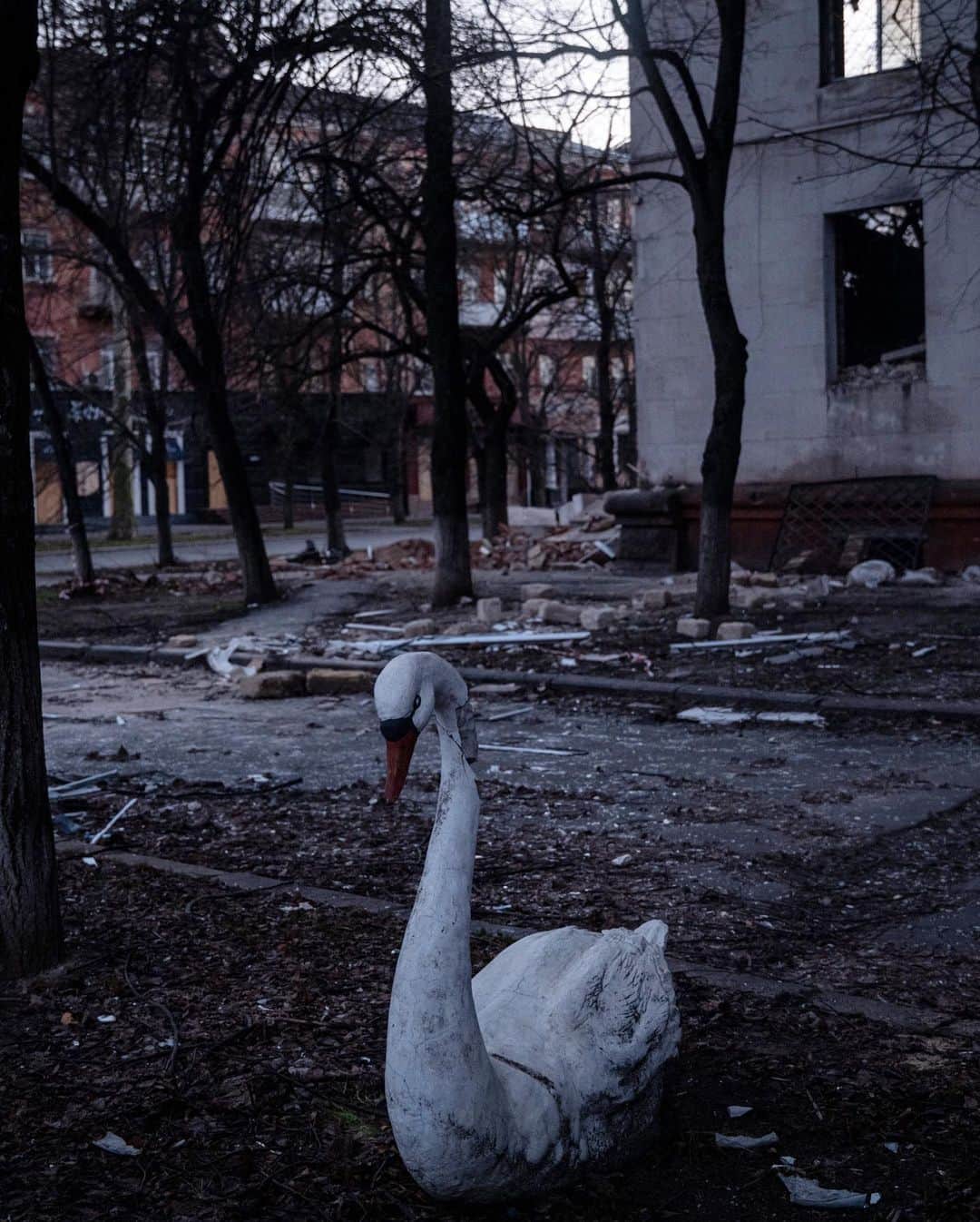 ニューヨーク・タイムズさんのインスタグラム写真 - (ニューヨーク・タイムズInstagram)「The Dnipro River has ...