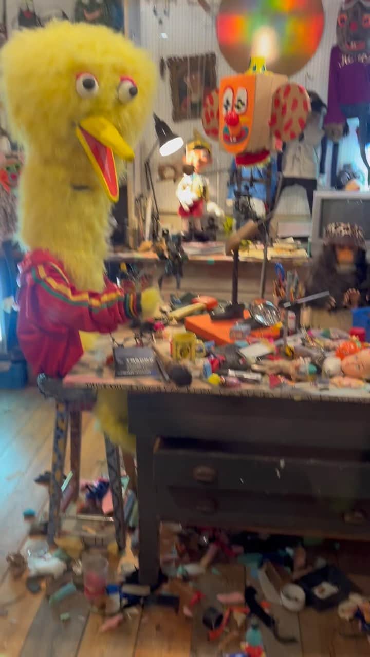 Juxtapoz Magazineさんのインスタグラム動画 - (Juxtapoz MagazineInstagram)「Last day ...