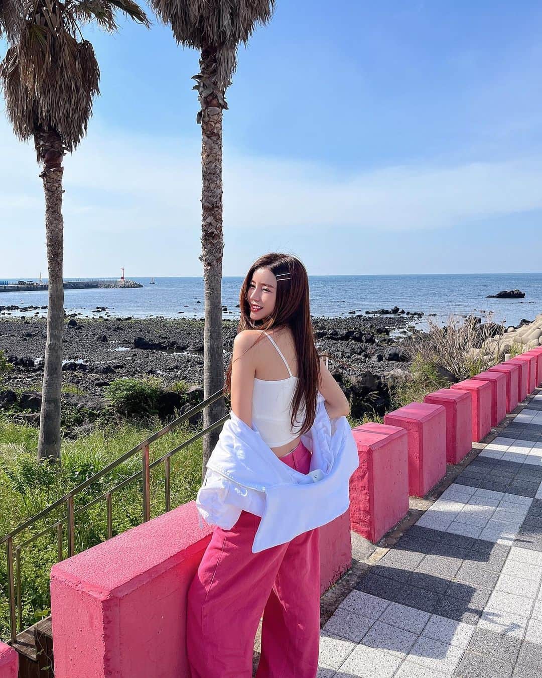 Son Ju Heeさんのインスタグラム写真 - (Son Ju HeeInstagram)「- 제주는 다니는곳 마다 힐링 그 자체에요🌴 ...