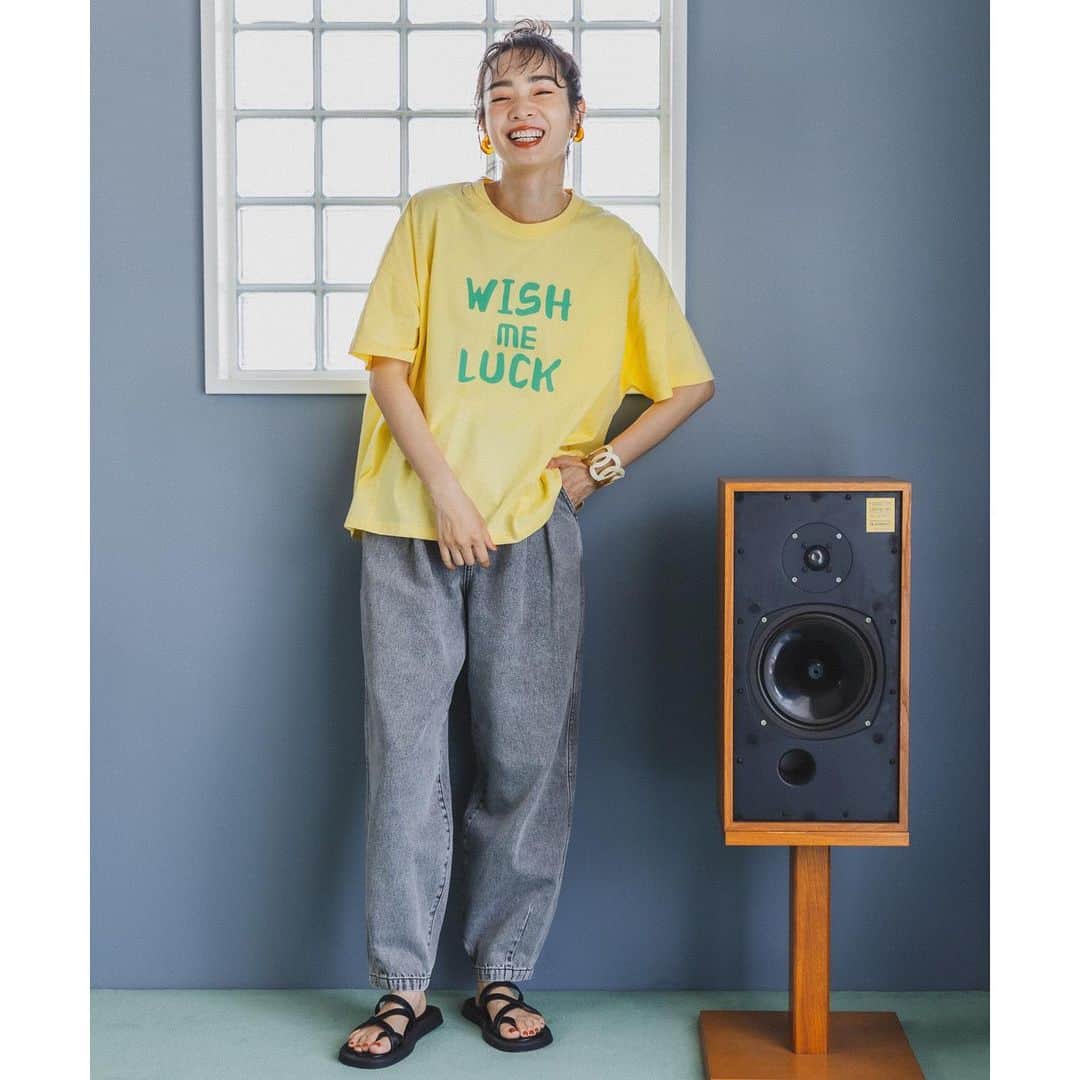 権藤朱実さんのインスタグラム写真 - (権藤朱実Instagram)「. My work. 『BAYFLOW』 →@bayflow #bayflow #ベイフロー ロゴTの季節がやってきますね ...