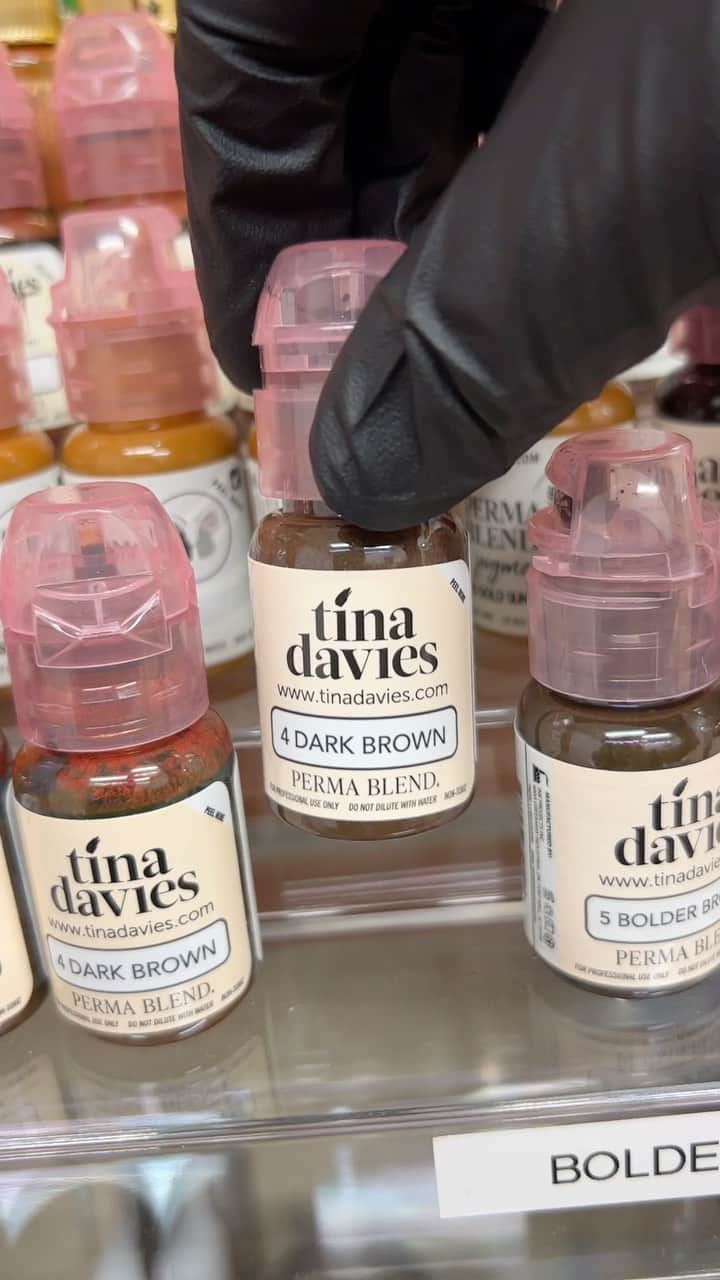 Haley Wightさんのインスタグラム動画 - (Haley WightInstagram)「Microblading ASMR 😝💦🎨 ...