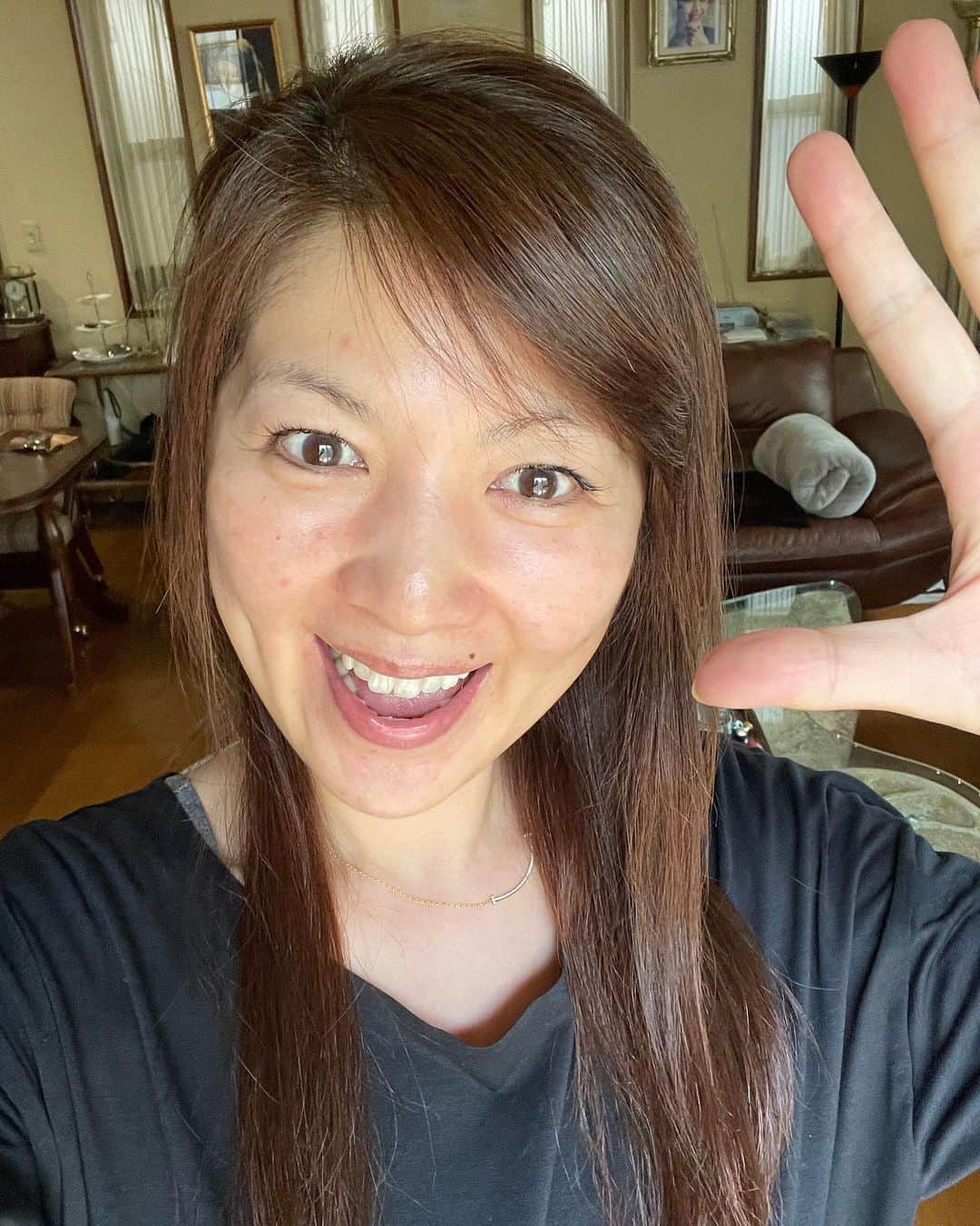 飯島直子さんのインスタグラム写真 - (飯島直子Instagram)「こんにちは^ - ^♪ 今朝はさむくて暖房をつけてしまいました 寒暖差 ...