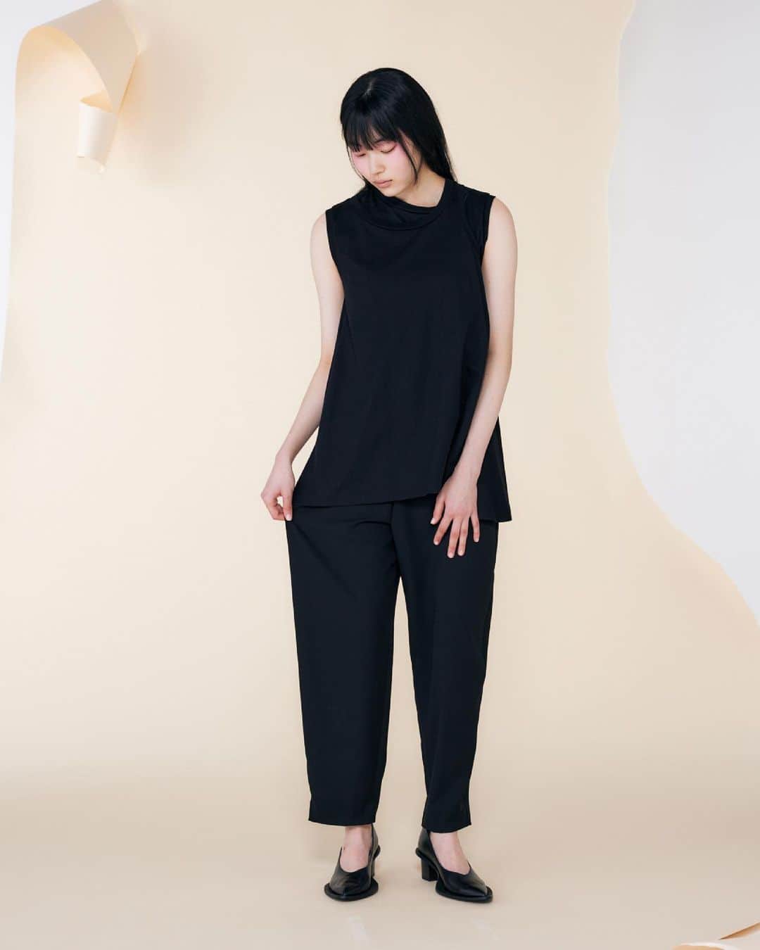 ENFÖLDさんのインスタグラム写真 - (ENFÖLDInstagram)「ENFÖLD SPRING & SUMMER 2023 - #enfold_official #enfold ...