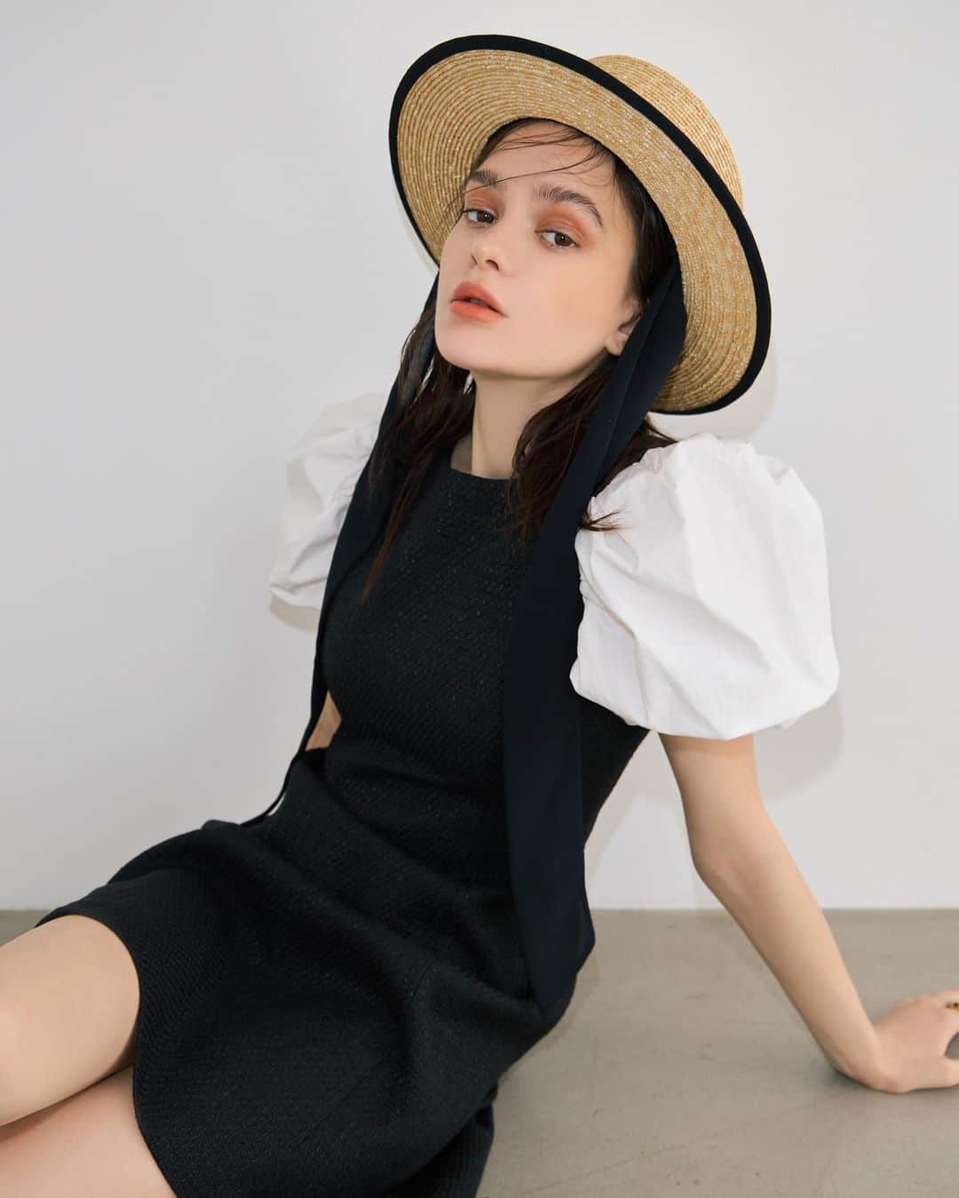 eimy istoireさんのインスタグラム写真 - (eimy istoireInstagram)「5/17(wed)12:00発売…🕊 ︎ カラーツイードパフスリーブミニワンピース ...