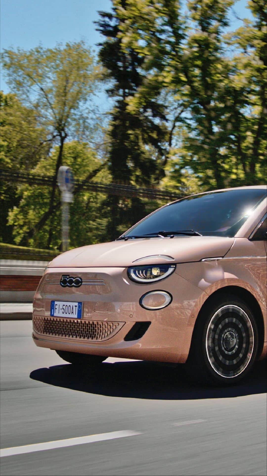 Fiat さんのインスタグラム動画 - (Fiat Instagram)「Let the New 500’s Safety Systems ...