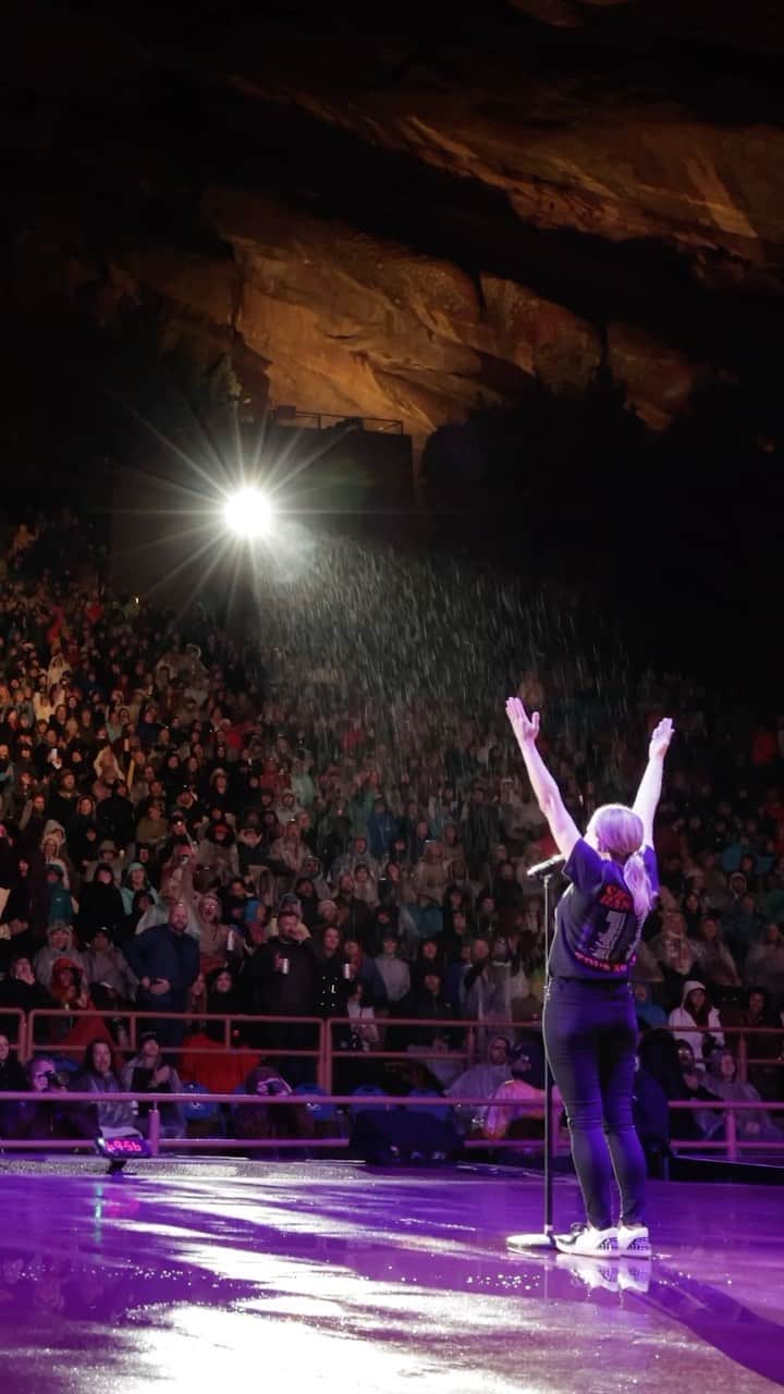 チェルシー・ハンドラーさんのインスタグラム動画 - (チェルシー・ハンドラーInstagram)「I got to be the first ...