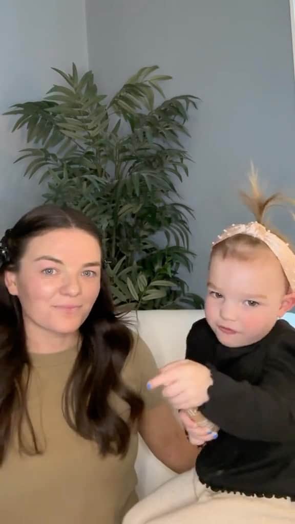 e.l.f.さんのインスタグラム動画 - (e.l.f.Instagram)「Happy Mother’s Day to all e.l.f.ing super moms and mom’s ...