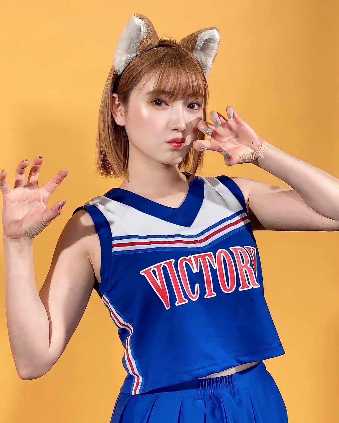 RIOさんのインスタグラム写真 - (RIOInstagram)「こんな格好するのはいつ振りかしら😂 まだいける？大丈夫？🦊 YouTube見 ...