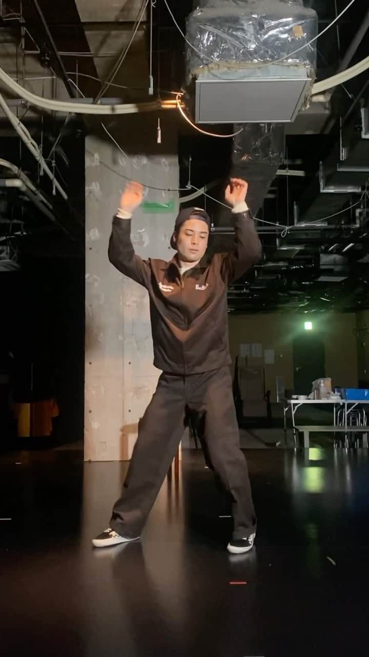 FISHBOYさんのインスタグラム動画 - (FISHBOYInstagram)「お久。 @sammhenshaw @tobenwigwe / Take Time #dance」5月15日 ...