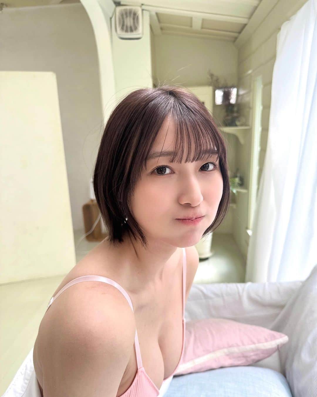 安部若菜さんのインスタグラム写真 - (安部若菜Instagram)「淡いピンクは大好物です☺️ #オフショット#ピンク#水着」5月17日 20時37分 - _wakapon_