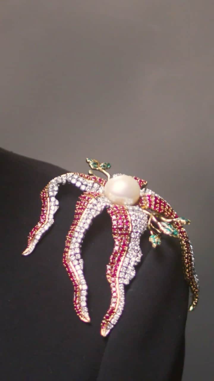 クリスティーズさんのインスタグラム動画 - (クリスティーズInstagram)「Now Open! Join us in ...