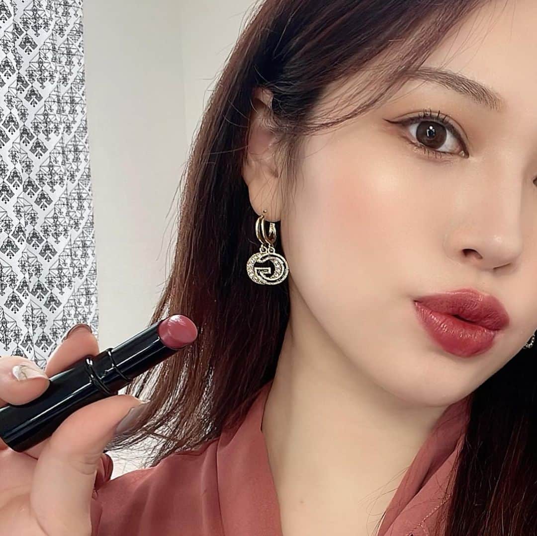 NANAMIさんのインスタグラム写真 - (NANAMIInstagram)「 ┄ ┄ ┄ ┄ ┄ ┄ 5月新発売の 🌟Viseeネンマクフェイクルージュ🌟 バズりすぎてて既に入手困難😭💦 ...