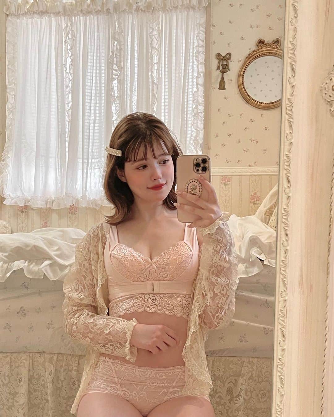 織田エリカさんのインスタグラム写真 - (織田エリカInstagram)「𝕣𝕠𝕠𝕞 𝕓𝕣𝕒🩰🤍 𓂃 カラバリがとっても豊富な @angellir_jp の ふんわりルームブラと着圧ショーツの ...