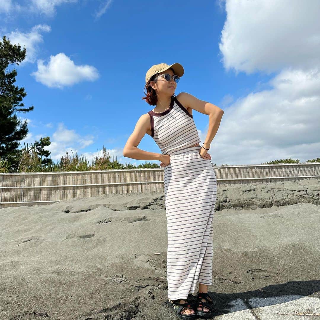 Aya（高本彩）さんのインスタグラム写真 - (Aya（高本彩）Instagram)「AMERI×MILLERのSET UP 着て海行ってきた🏖 晴れてくれてありがとー☀️ ...