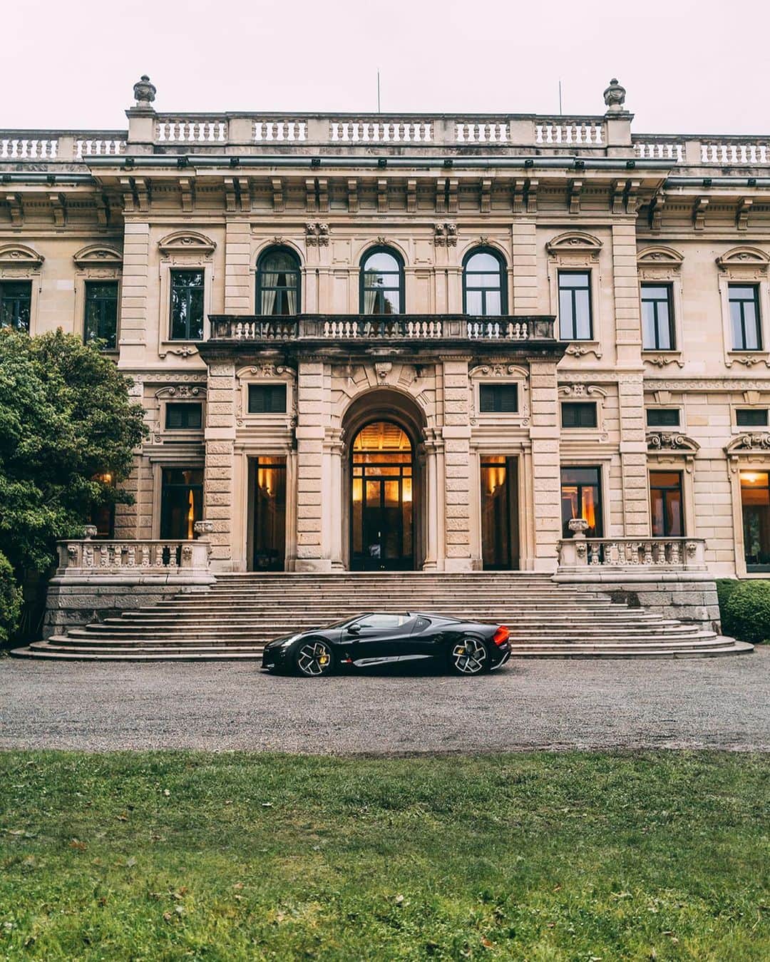 ブガッティさんのインスタグラム写真 - (ブガッティInstagram)「The W16 MISTRAL continues to ...