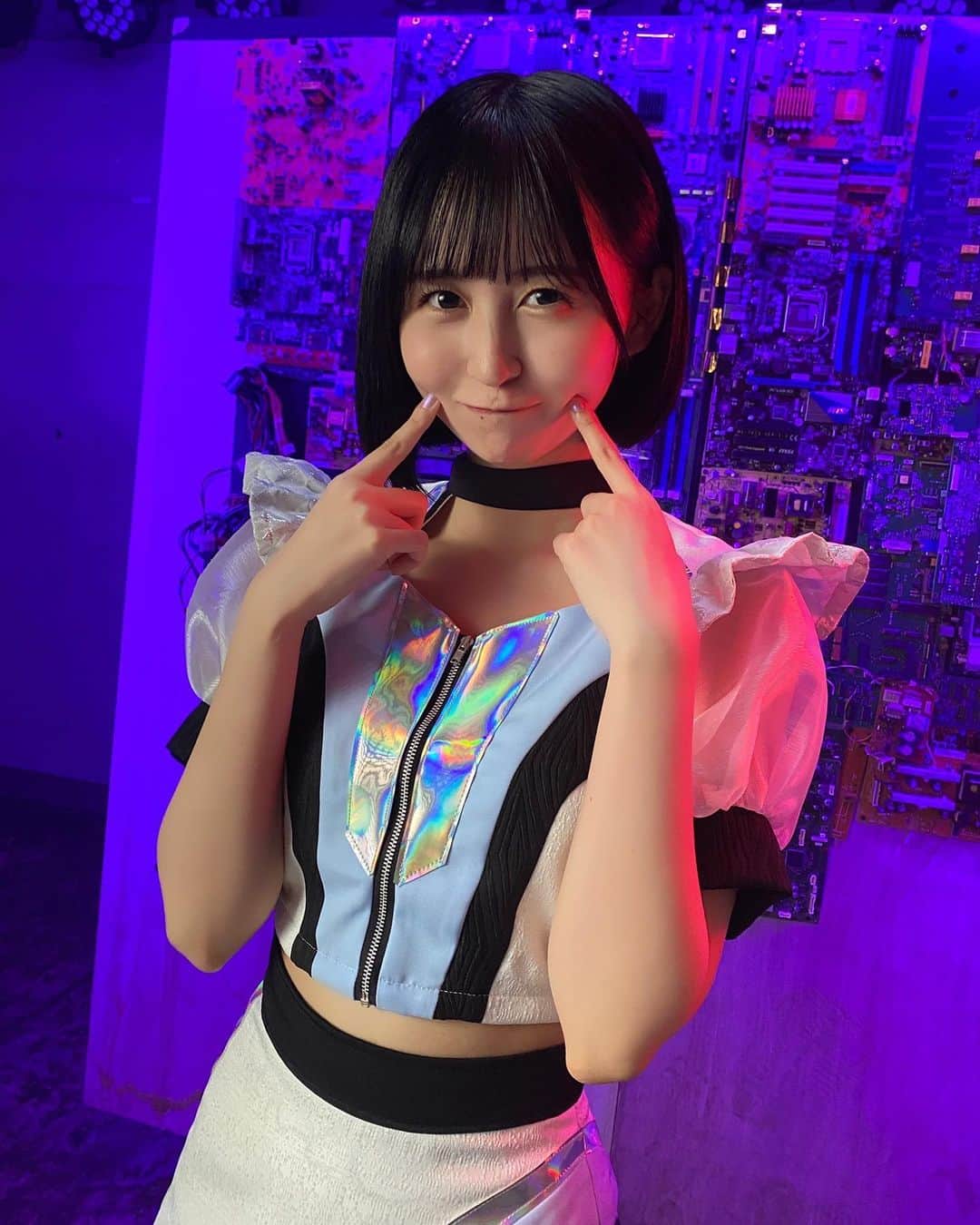 夏乃さやかさんのインスタグラム写真 - (夏乃さやかInstagram)「. MVの時のオフショット💜 Tマネが撮ってくれたよ ...