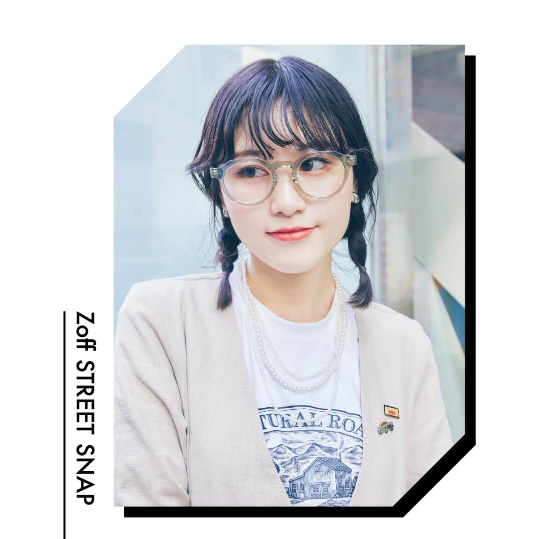 Zoff Officialさんのインスタグラム写真 - (Zoff OfficialInstagram)「【Zoff STREET SNAP @表参道】 オシャレなあの人が選ぶ、メガネ。 数 ...