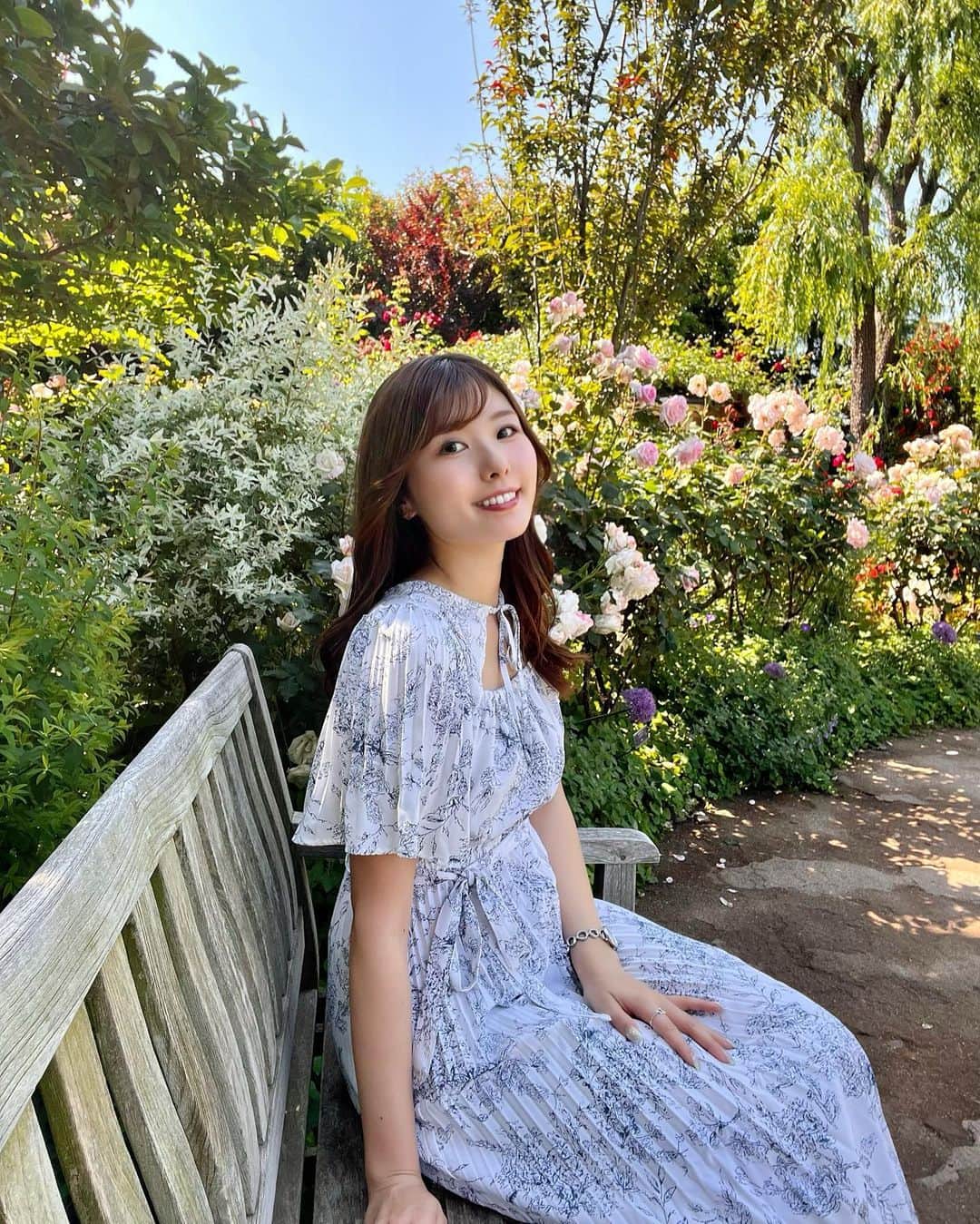 YOUKORINさんのインスタグラム写真 - (YOUKORINInstagram)「横浜イングリッシュガーデン🌹 行ってみたかったバラ園に💓 ...