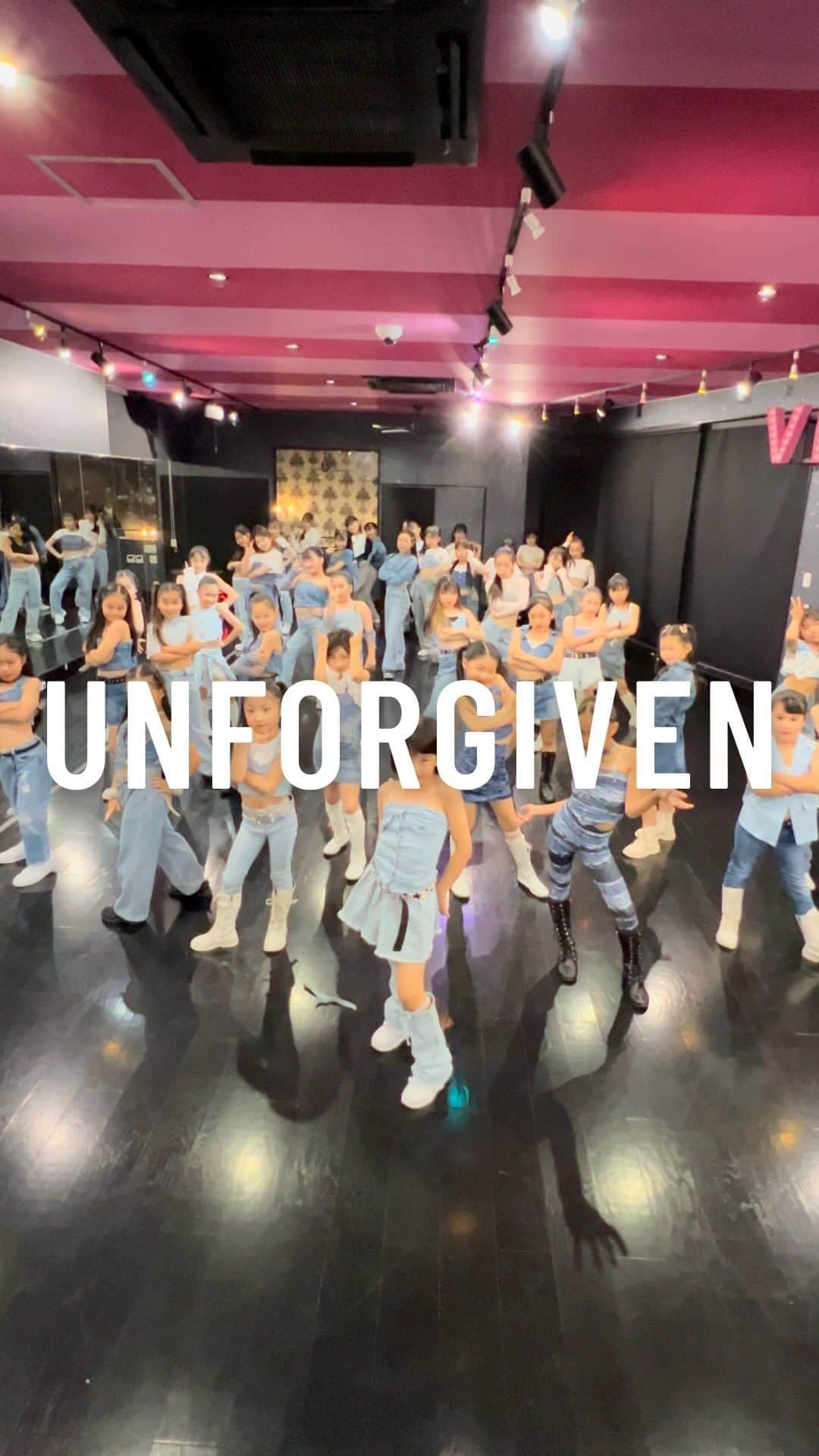 Ruuさんのインスタグラム動画 - (RuuInstagram)「# UNFORGIVEN / @le_sserafim 🏹💕 @dance_studio_vivid 🌈」5月24日 19時 ...