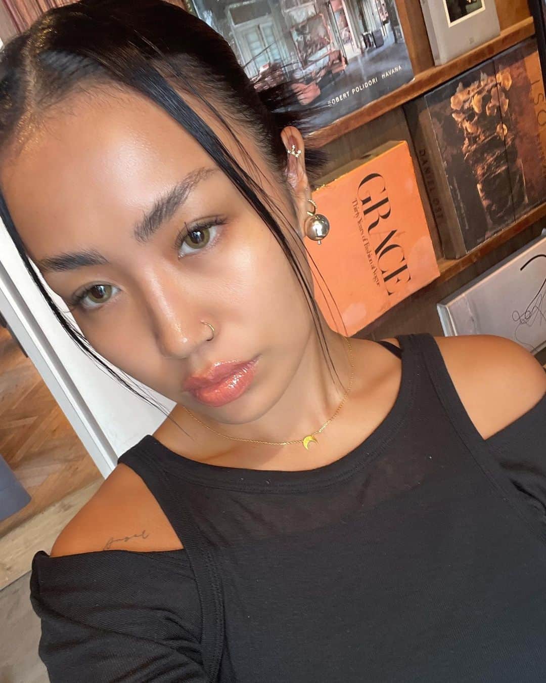 RIEHATAさんのインスタグラム写真 - (RIEHATAInstagram)「#sleekbun kinda day eyelashes: @chipieee_ila (ナチュラルめにつけ ...