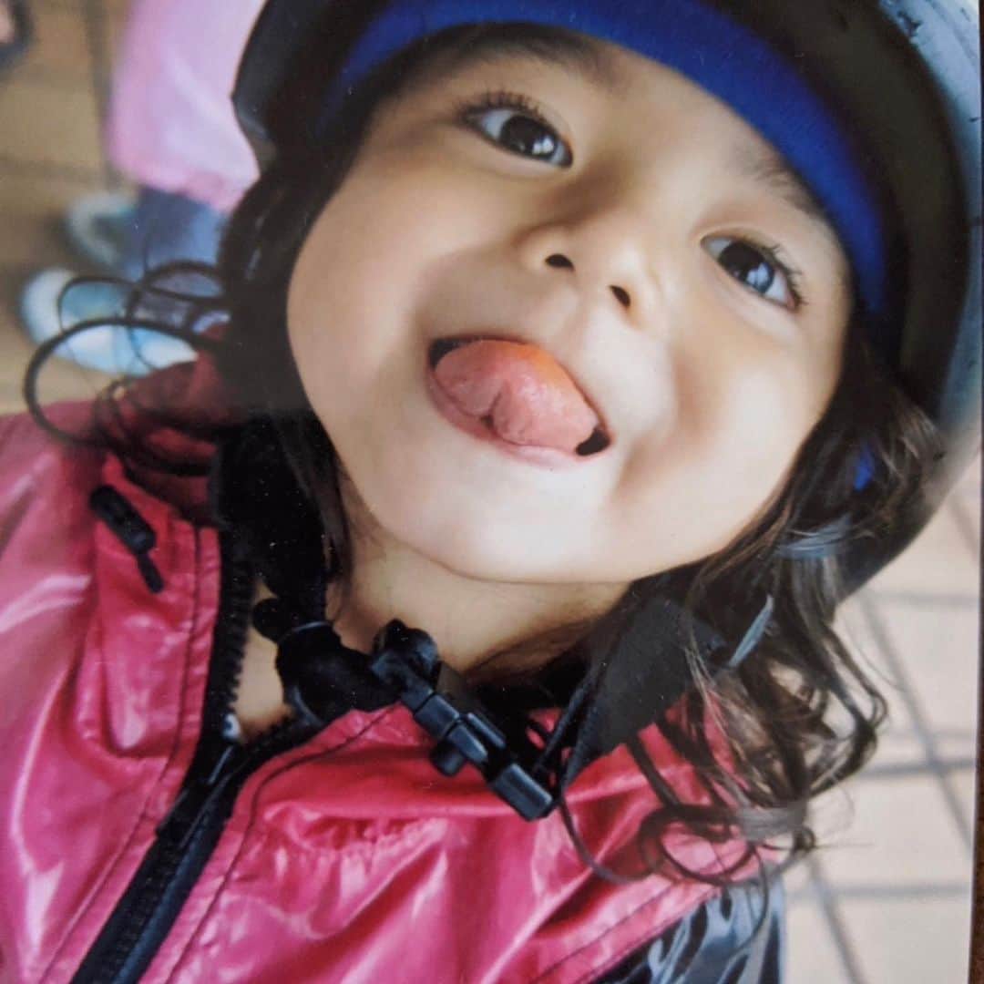 Rieさんのインスタグラム写真 Rieinstagram 「スマホじゃなくて こっち見てくれ？ 可愛かった子がどんどん大人になる でも