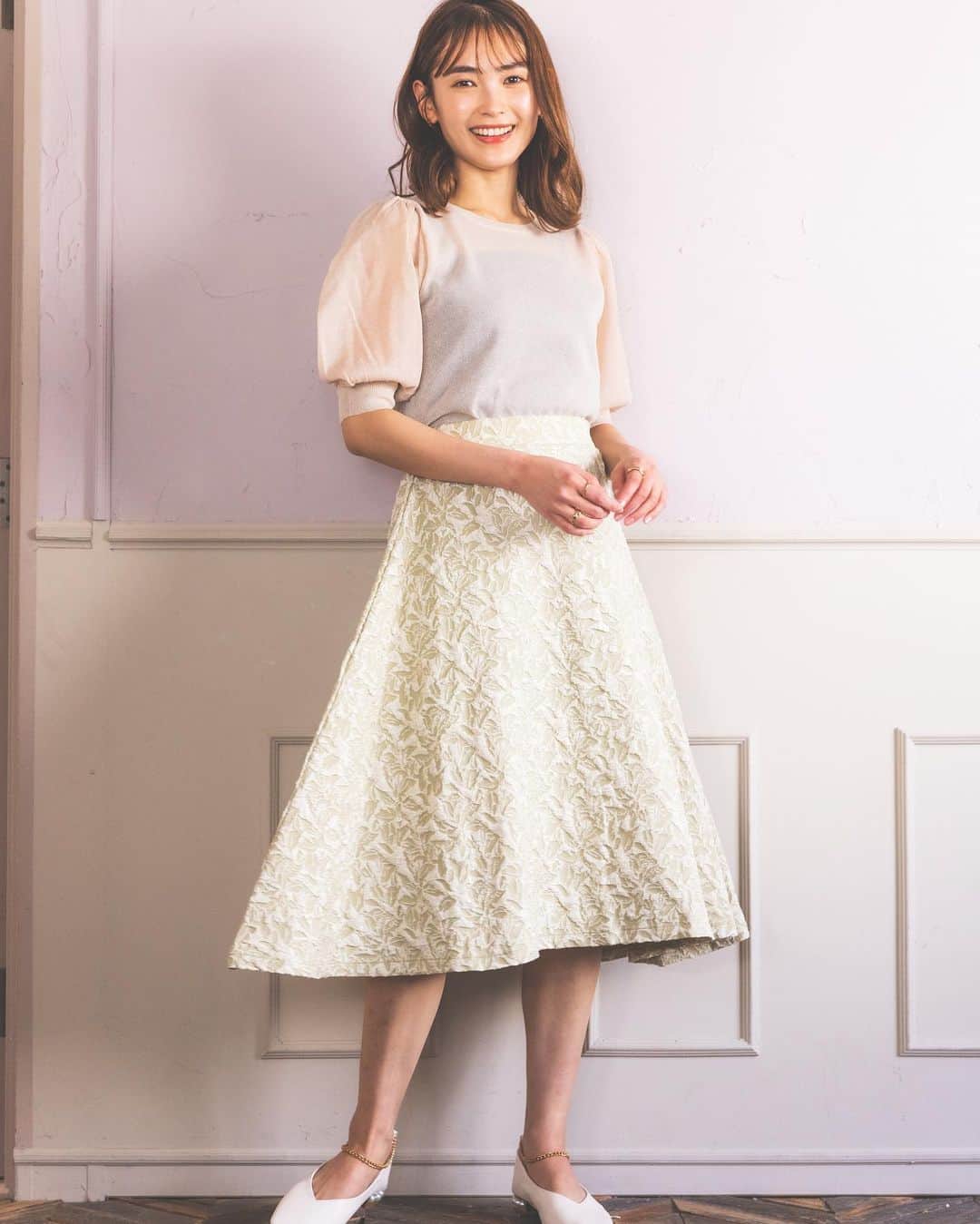 ITS'DEMOさんのインスタグラム写真 - (ITS'DEMOInstagram)「ラメシアーニット 繊細なラメ×透け感が上品な華やかさを演出 大人も着られるシアーアイテムです ...