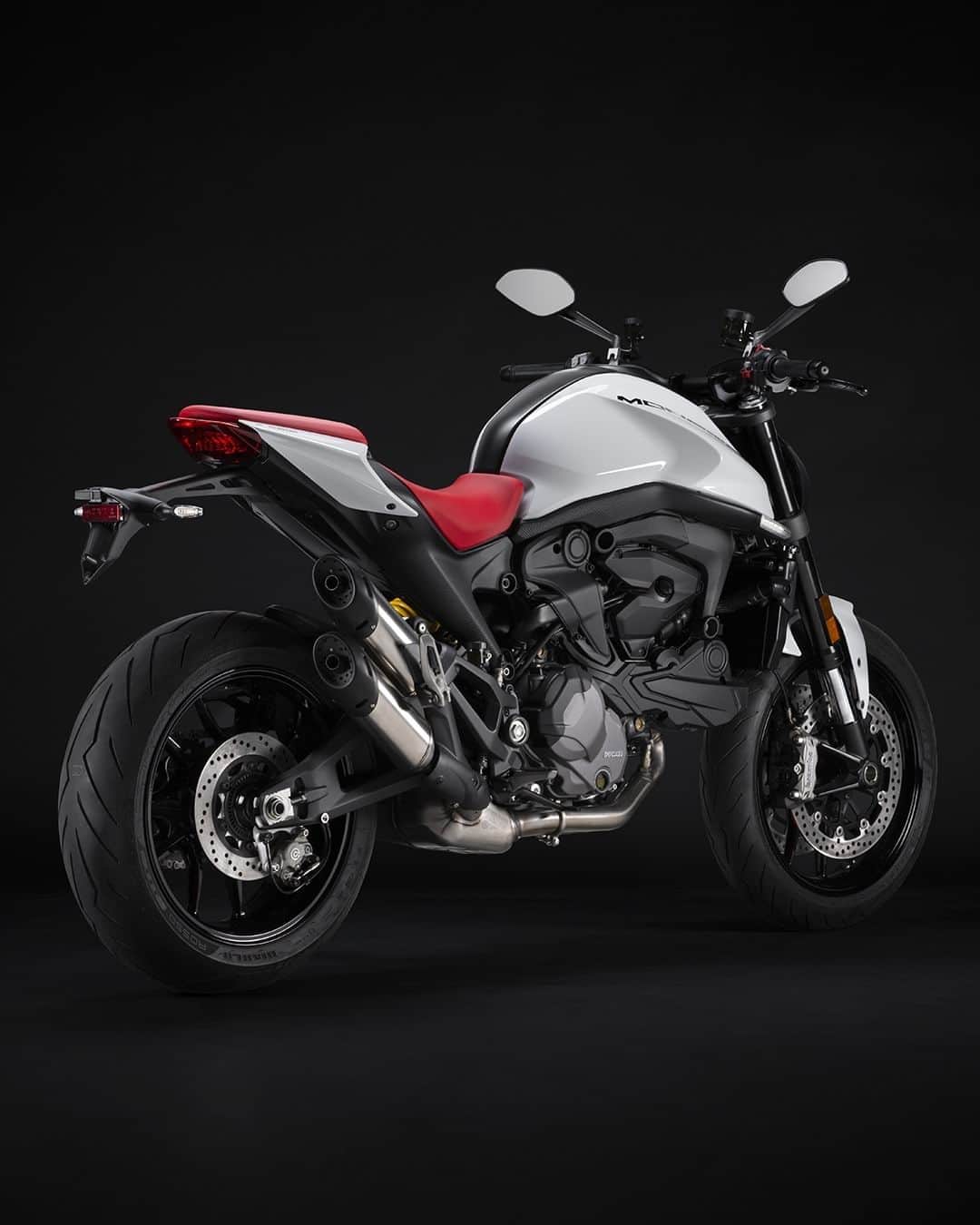 Ducati Japanさんのインスタグラム写真 - (Ducati JapanInstagram)「モンスターに新色のアイスバーグ・ホワイト ...