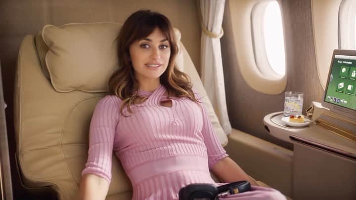 エミレーツ航空さんのインスタグラム動画 - (エミレーツ航空Instagram)「Introducing our new brand ...